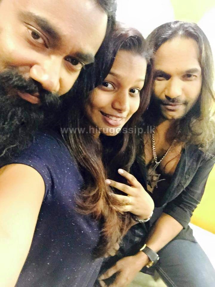 පුතා ශේන් සහ සමිතාගේ පෙම්වතා. මේවා කතා කරනකොට අමුතුයි ඇති. අමායා වගේම ...