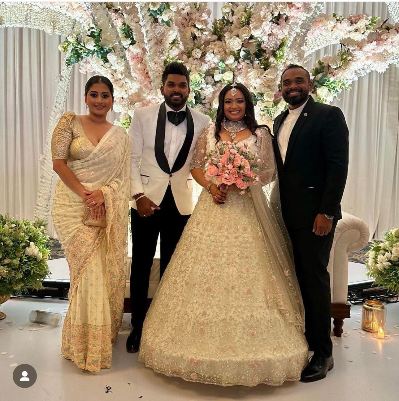 වනියාට විශ් කරන්න ඔක්කොම කට්ටිය ඇවිත්... වනිඳු හසරංගගේ විවාහ මංගල්‍යයට ...