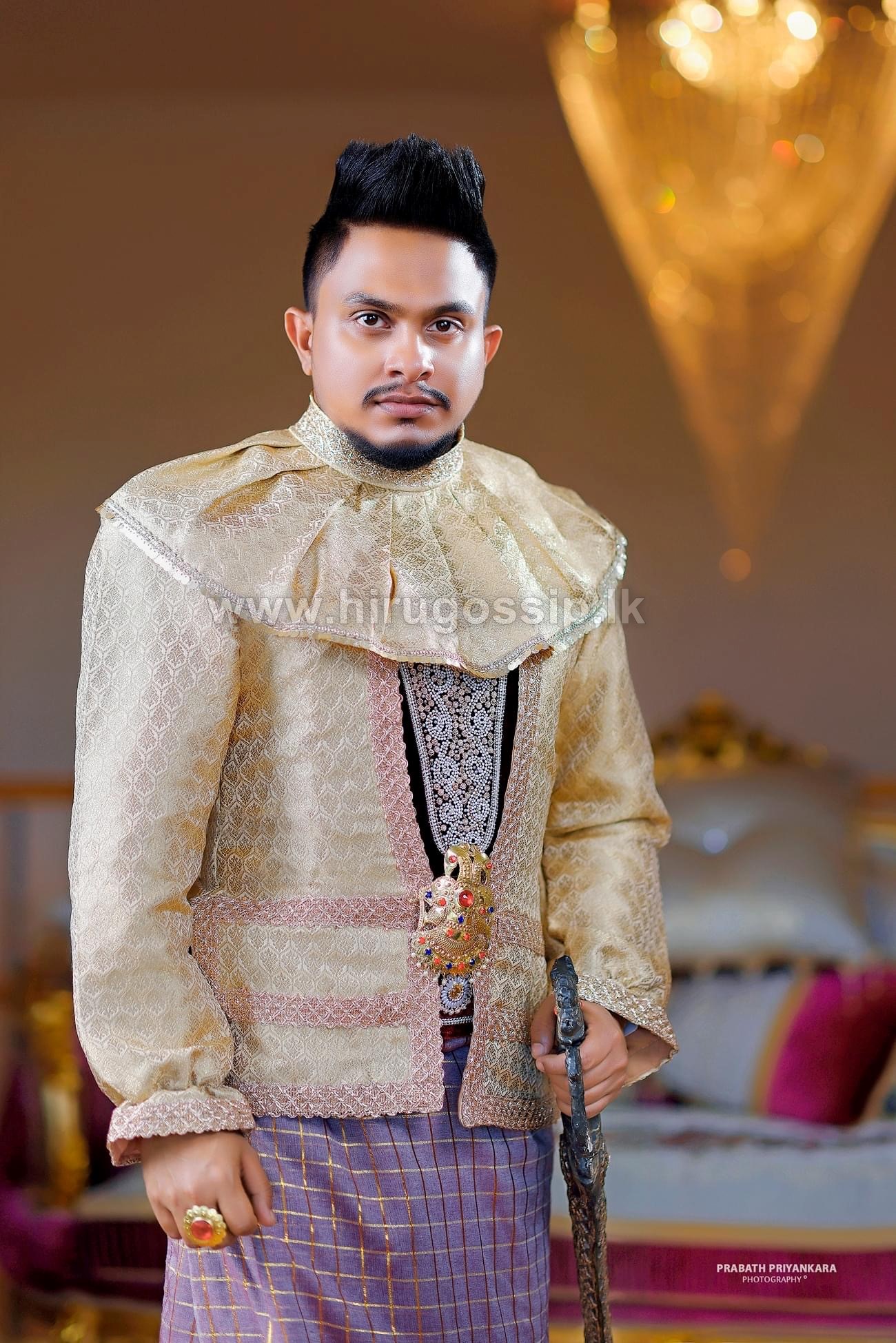 අඳුරගත්තද ඒ දෙන්නා? ඔව් ඔව් මේ එයා තමා..” - ගායක අශාන් ප්‍රනාන්දු මෙල්බන්වල ගත්තු රාජකීය විවාහ ...