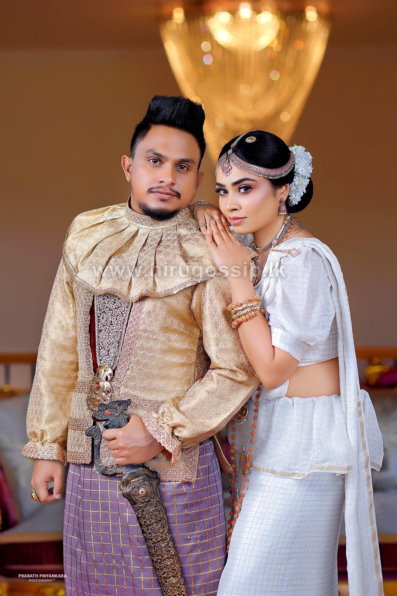 අඳුරගත්තද ඒ දෙන්නා? ඔව් ඔව් මේ එයා තමා..” - ගායක අශාන් ප්‍රනාන්දු ...