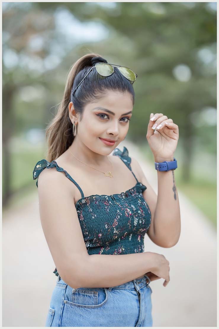 "අම්මා තාත්තා කොහොමත්, හැමවෙලාවෙම හිනාවෙලා ඉන්න දෙන්නෙක්... හරි සැහැල්ලුවෙන් සතුටින් ජීවිතේ ...