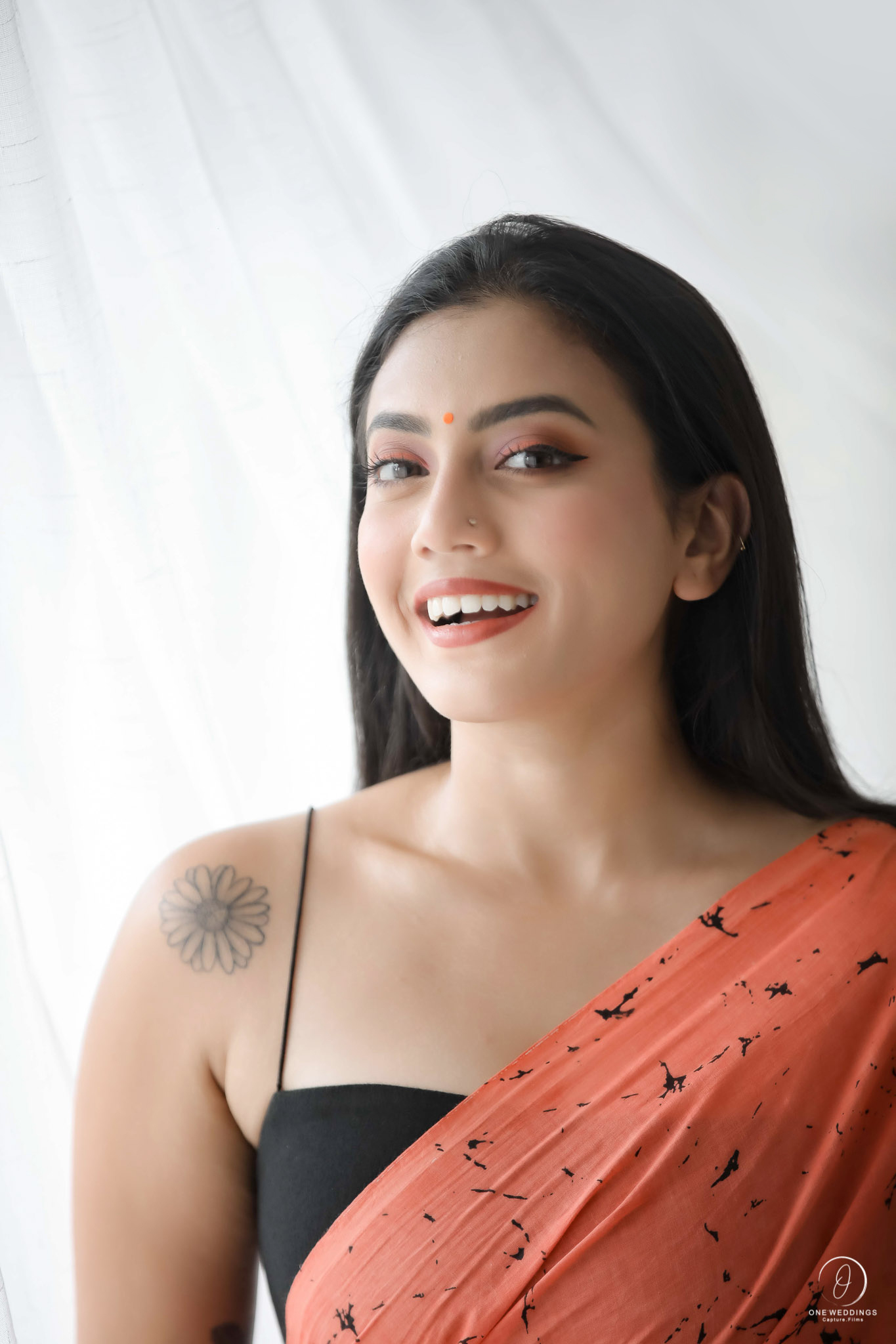 "වැහිබිඳු වැටෙනවා නම් සුළඟක් සැලෙනවා නම් මොහොතක් තනිවී විඳිමී ආදරේ ...