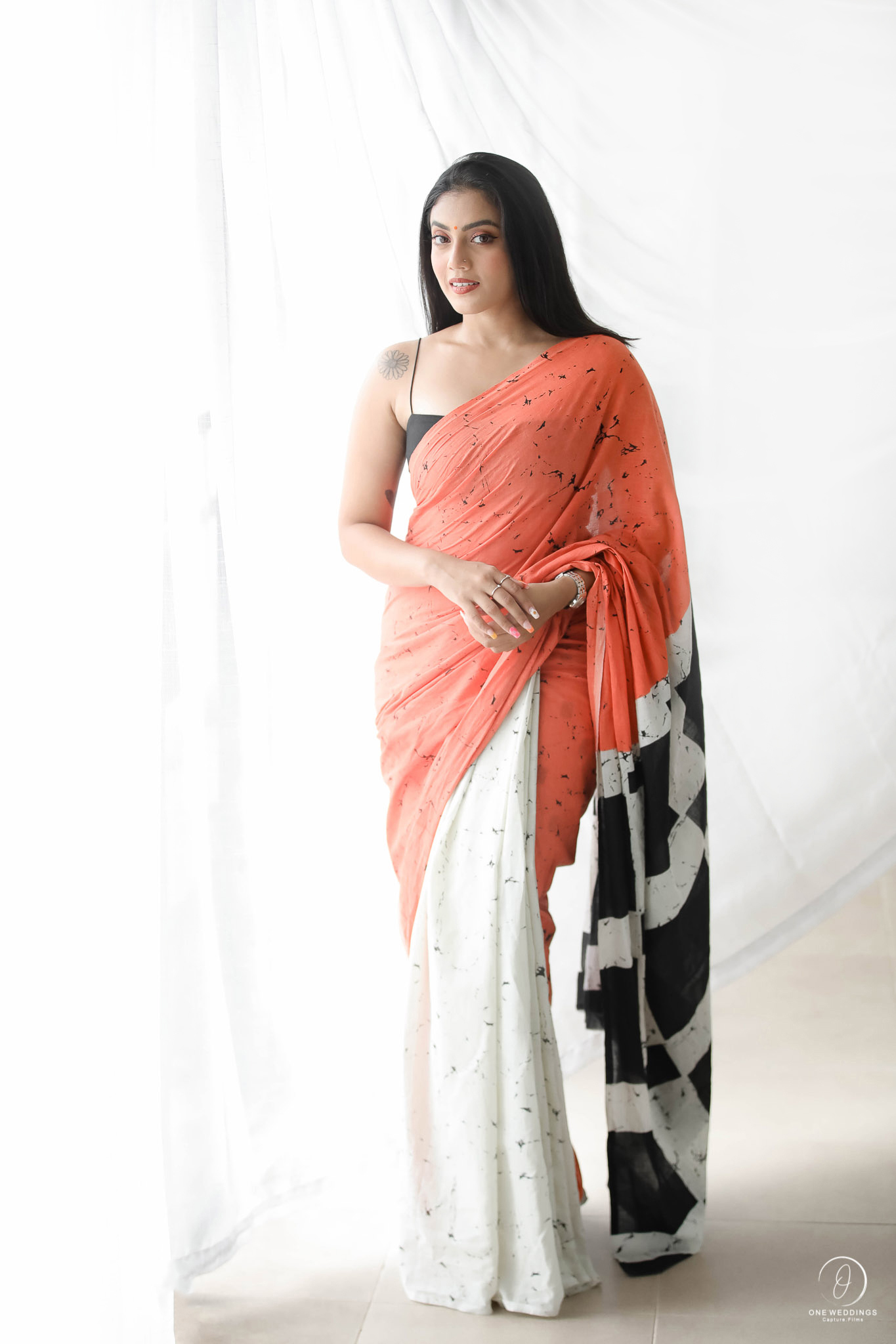"වැහිබිඳු වැටෙනවා නම් සුළඟක් සැලෙනවා නම් මොහොතක් තනිවී විඳිමී ආදරේ ...
