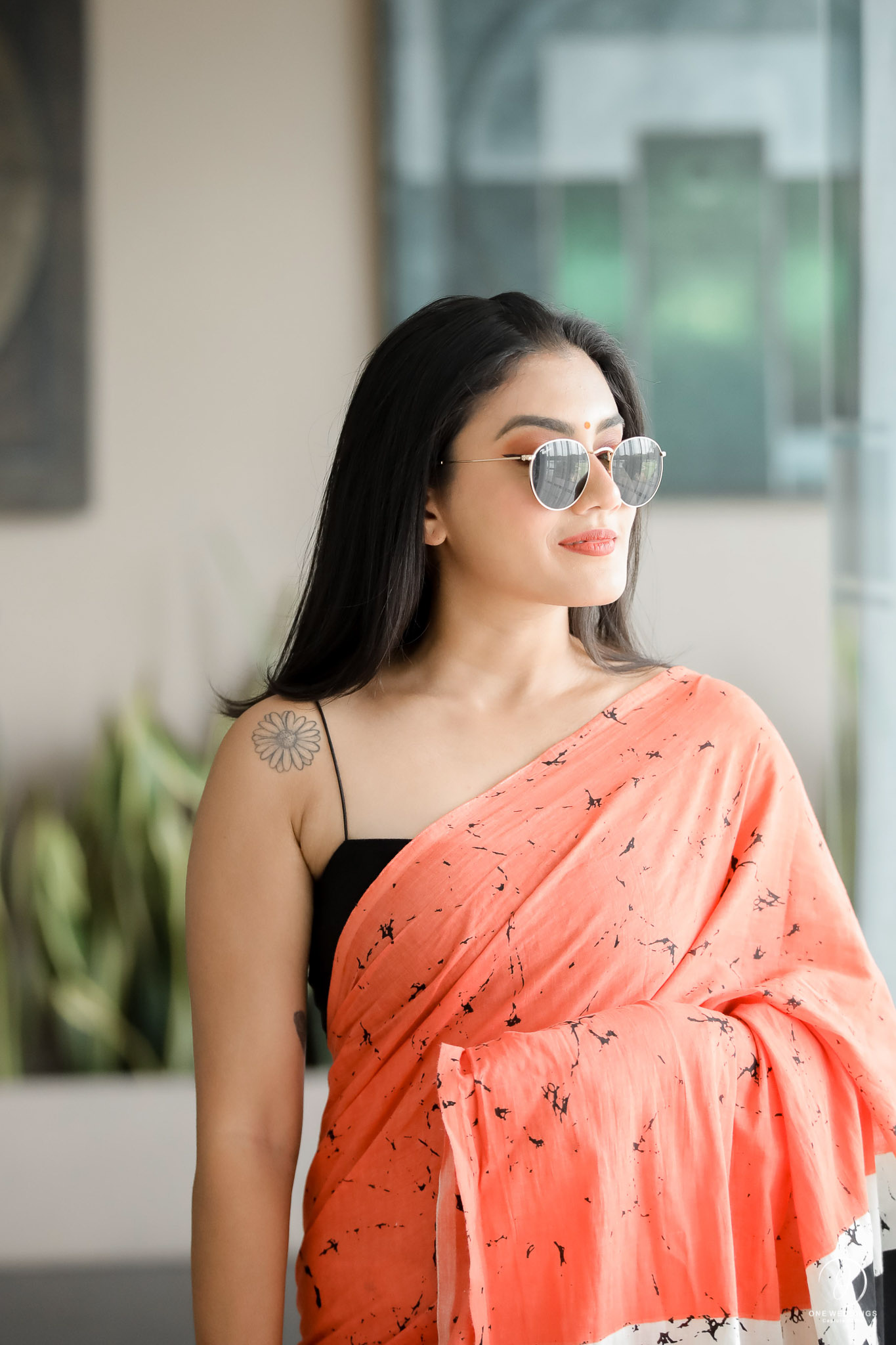 "වැහිබිඳු වැටෙනවා නම් සුළඟක් සැලෙනවා නම් මොහොතක් තනිවී විඳිමී ආදරේ ...