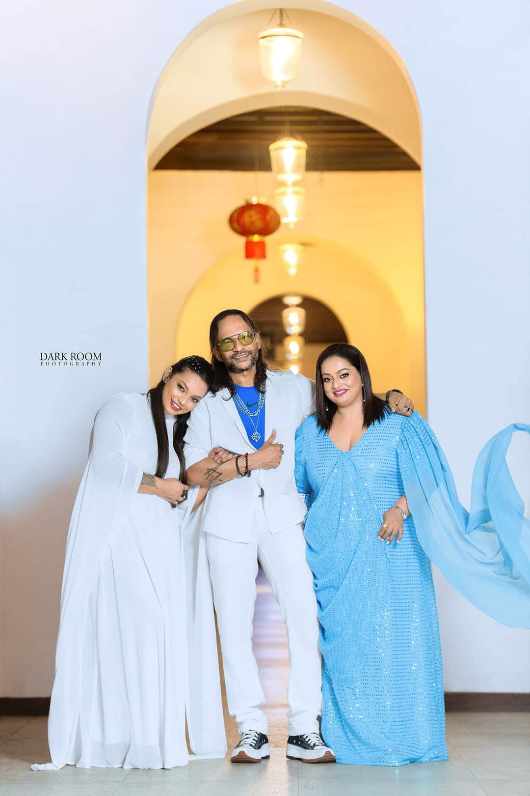 "තාරුකා පෙලෙන් එහා සේද නිල් ගුවන්තලේ..." - ඒ තුන් දෙනා ගේ ලස්සන ...