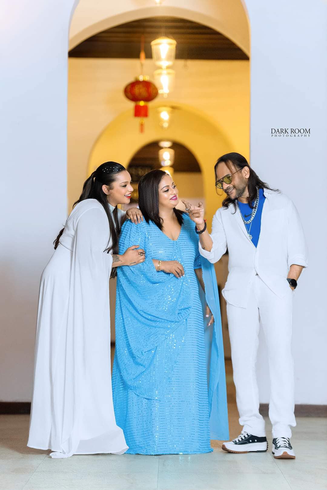 "තාරුකා පෙලෙන් එහා සේද නිල් ගුවන්තලේ..." - ඒ තුන් දෙනා ගේ ලස්සන ...