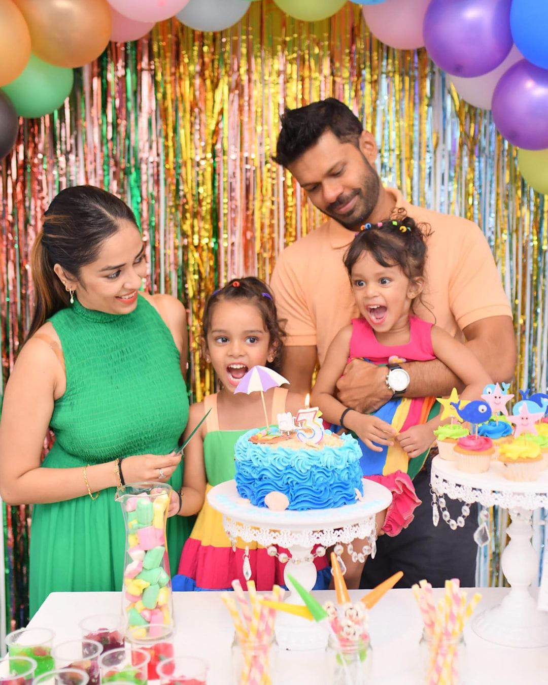 ප්‍රමුදිගේ පුංචි පැටික්කිට දැන් අවුරුදු 3ක් ලු... මෙන්න බලන්නකෝ පුංචි ...