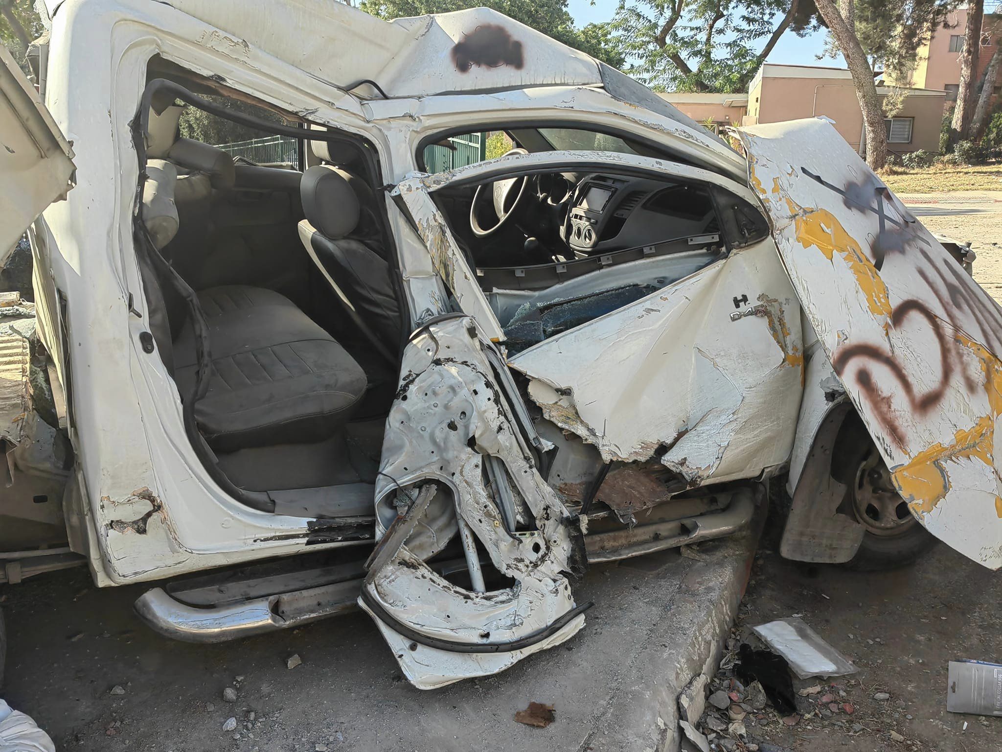යුද්ධය ගැන නොසිතා අපේ මිනිස්සු ගැන සොයන බලන ආදරණීය තානාපතිවරයා - Nimal ...