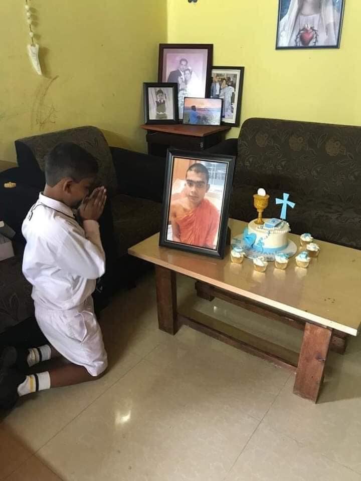 "මනුෂ්‍යත්වයට වඩා උසස් ආගමක් නැත..." - සිය අක්මාවෙන් කොටසක් පුංචි පුතුට ...