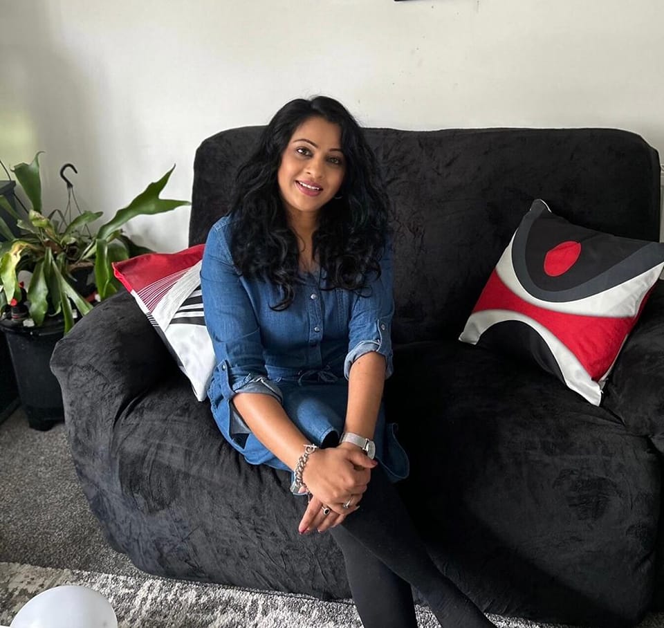 අවුරුදු ගණනකට පස්සේ කාංචනා ආයෙත් ලංකාවට.. ඇය ආයෙත් කාලවට එකතු වේවිද ...