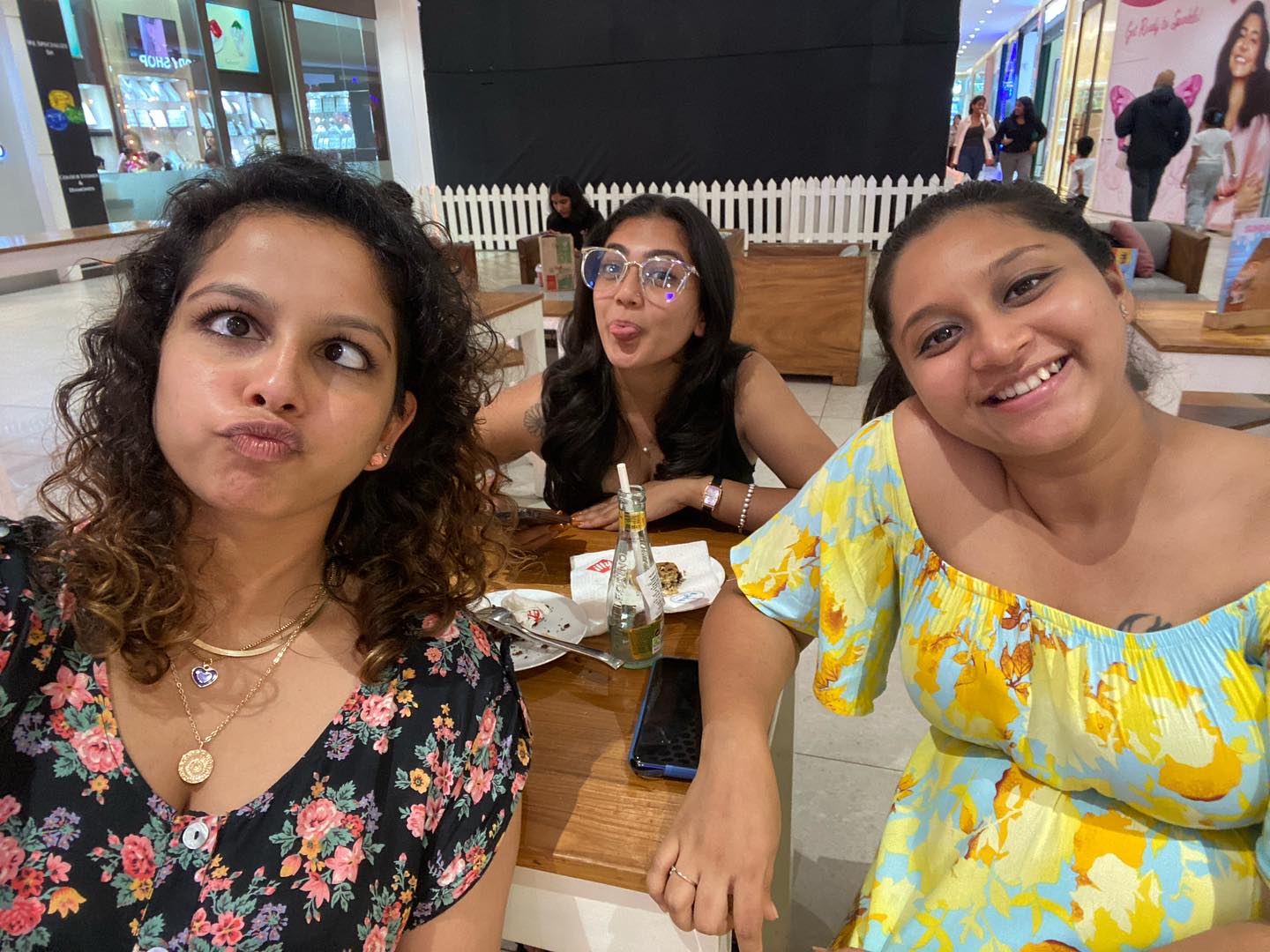 මේ යාළුකම නම් දැන් ගොඩක් කල්... ඒත් තවමත් එදා වගේමයි... කාලෙකට කළින් ...