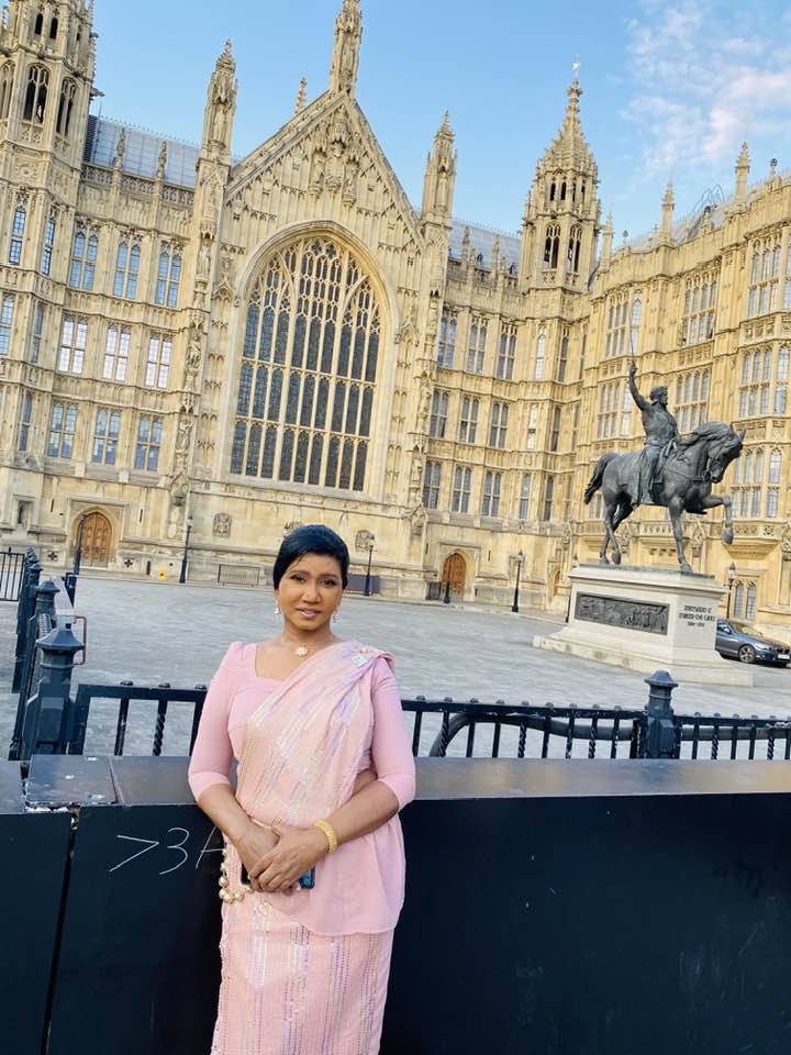 ඇය අපට අභිමානයක්.. ලෝකයේ බලගතුම කාන්තාවන්ට හිමිවෙන සම්මාන ද සමග ඇය අද උපන් රටට... - Pushpa ...