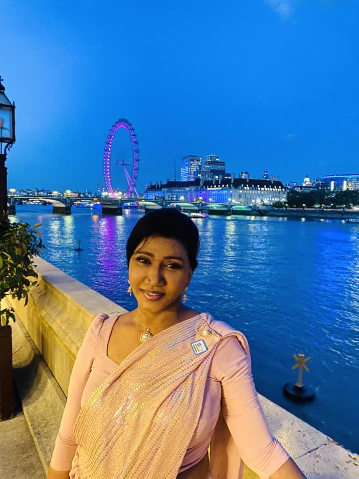 ඇය අපට අභිමානයක්.. ලෝකයේ බලගතුම කාන්තාවන්ට හිමිවෙන සම්මාන ද සමග ඇය අද උපන් රටට... - Pushpa ...