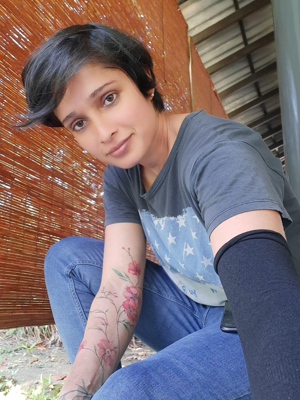 ශ්‍රී ලංකා කාන්තා ක්‍රිකට් කණ්ඩායම ඒ කාලයේ හැඩ කරපු මෙයාව මතකද බලන්නකෝ ...