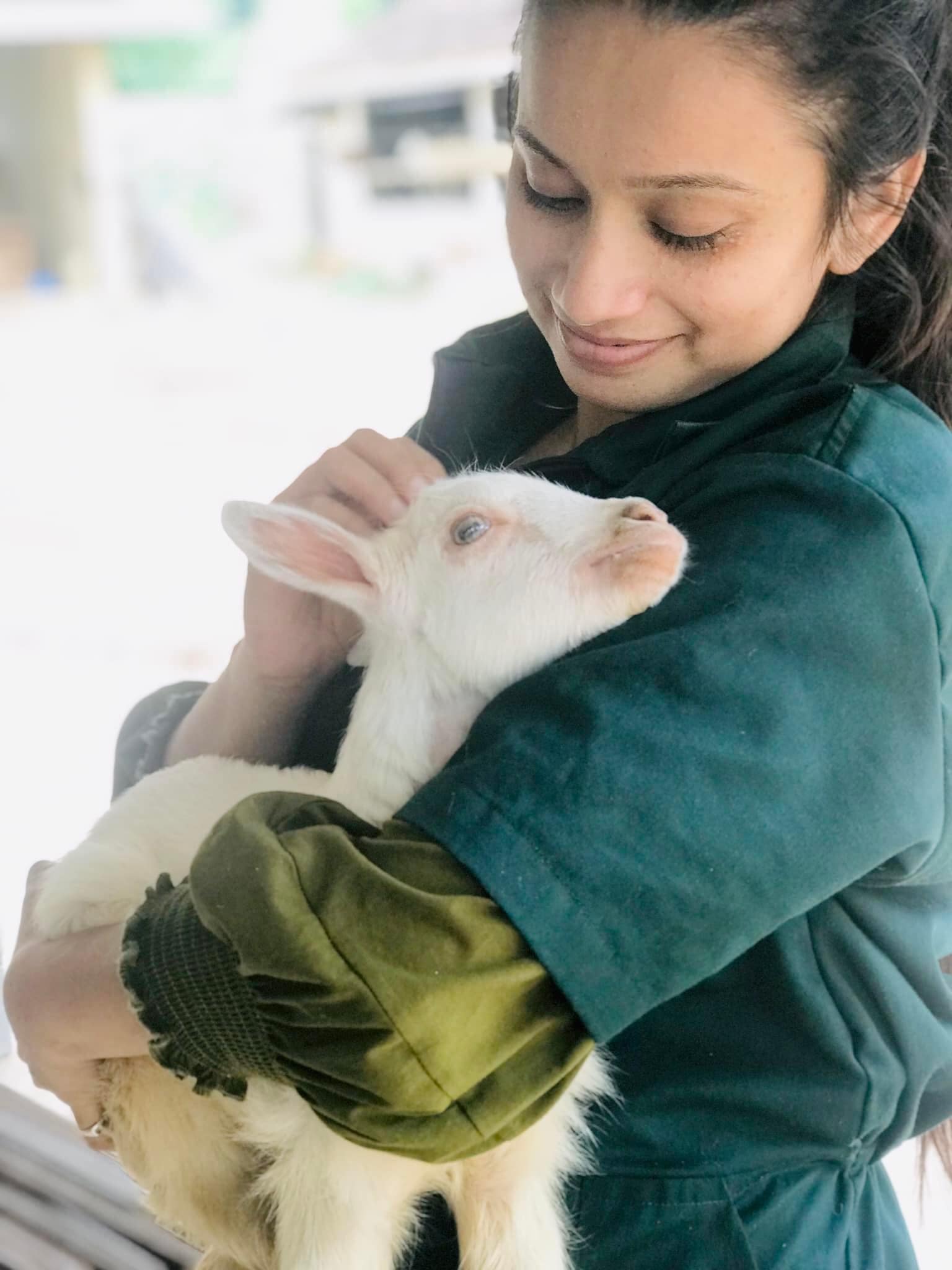 එකම නම අට වතාවක්.. සැබවින්ම ඇය නිදහස් අධ්‍යාපනයේ අර්ථය කියාදුන් ...