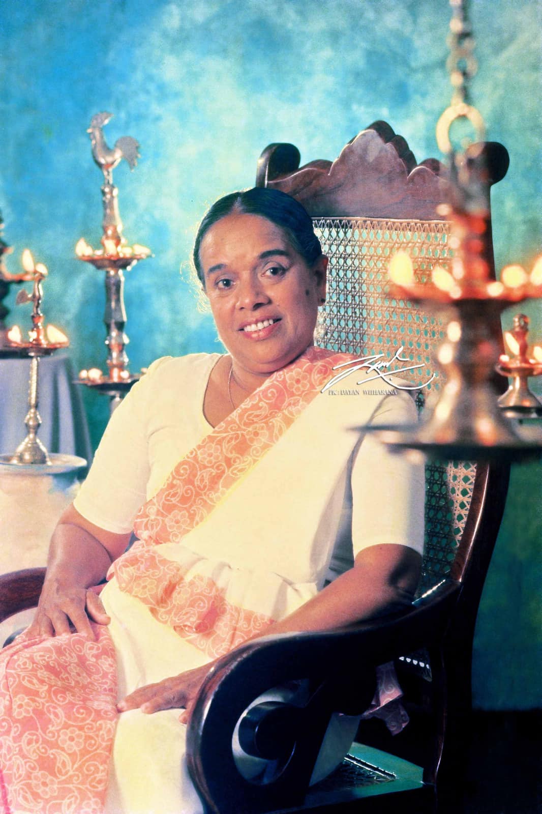 "අයන්න කියන්න ලොවටම ඇහෙන්න එන්න මගේ මල්ලී.. දුවන්න පනින්න නටන්න ගයන්න ...