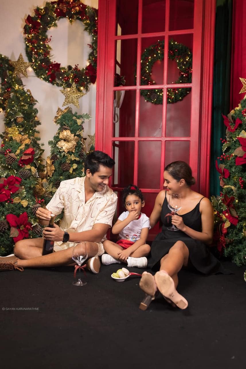 ආදරණීය වෙන්න මීටත් වඩා හොඳ මාසයක් තවත් වෙන කොහෙන්ද..? - Saranga ...
