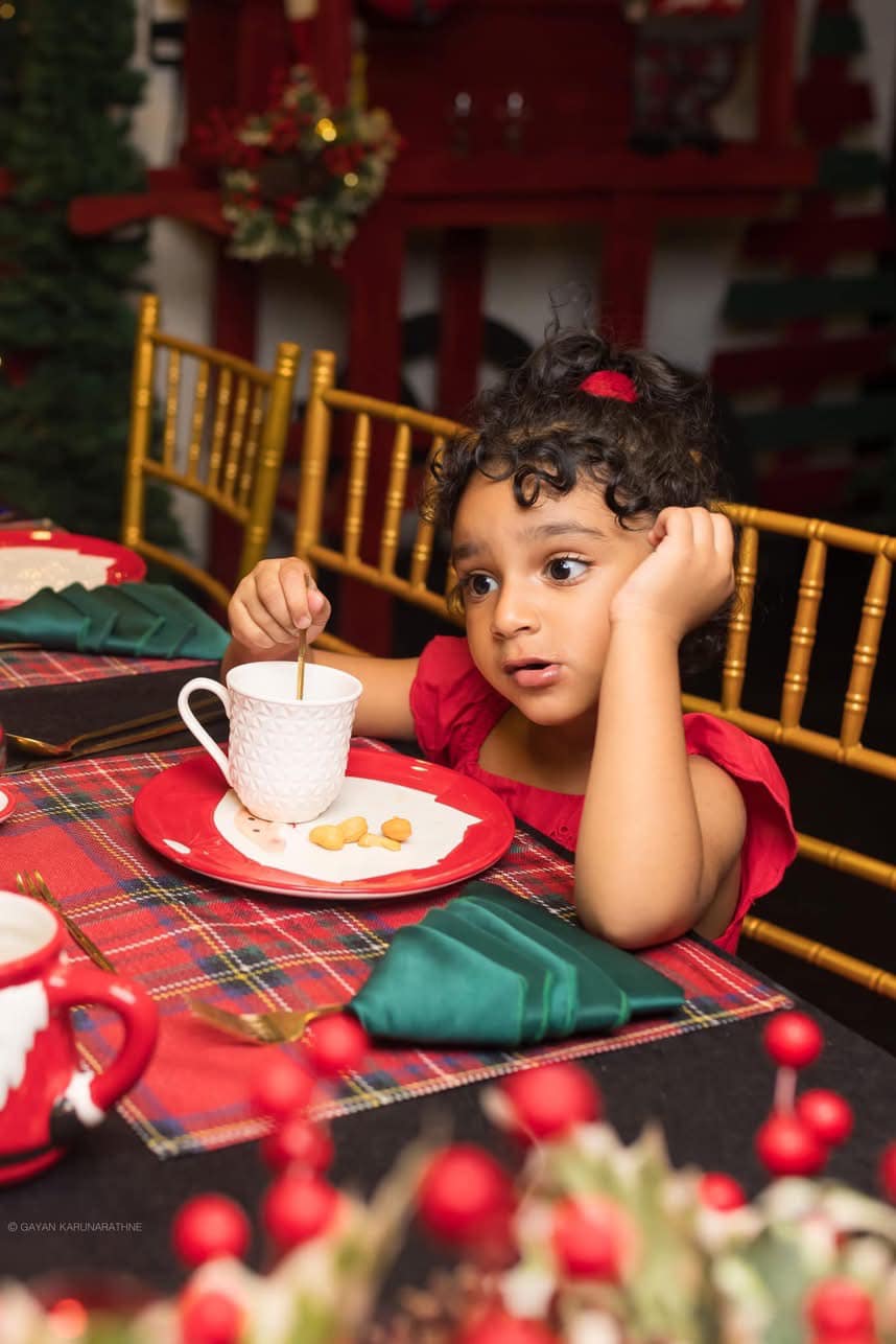 ආදරණීය වෙන්න මීටත් වඩා හොඳ මාසයක් තවත් වෙන කොහෙන්ද..? - Saranga ...