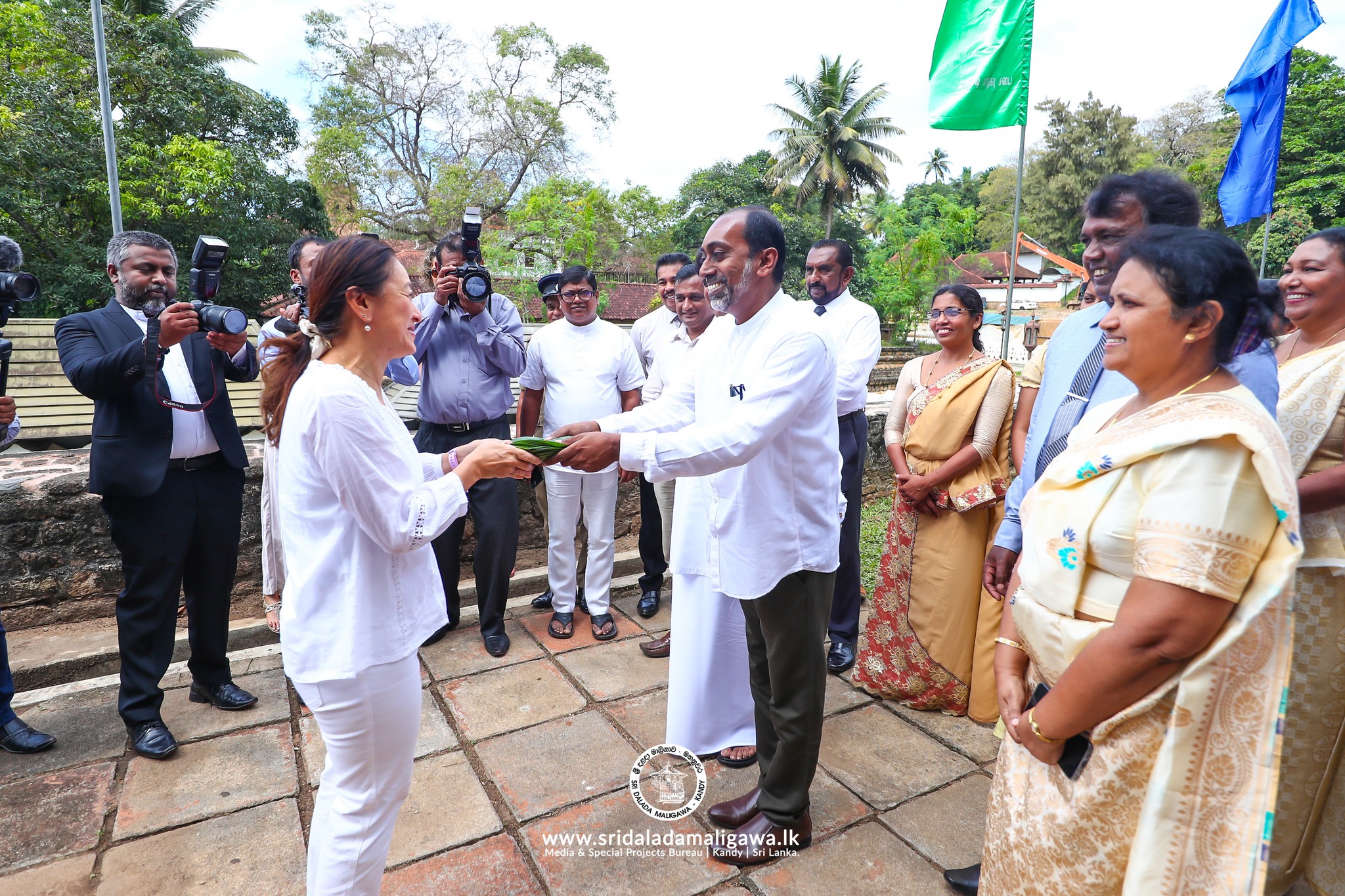 ශ්‍රී වික්‍රම රාජසිංහ රජු යළි මහනුවර මාලිගාවට - Photos - King Sri ...
