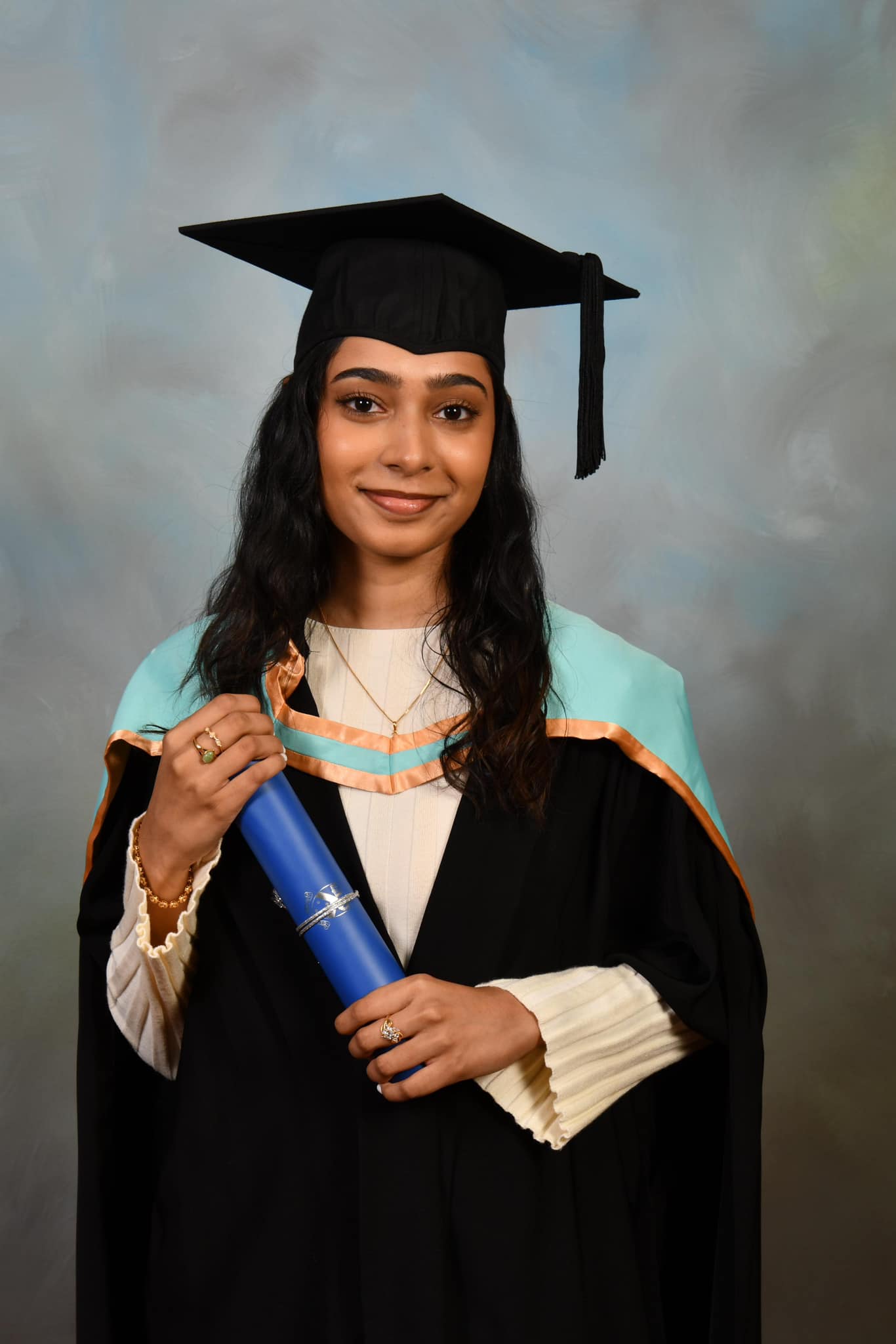 ඇයට මොන තරම් නම් සතුටු ඇතිද..? දියණියගේ ජයග්‍රහණය ගැන සෙව්වන්දි කියූ ...