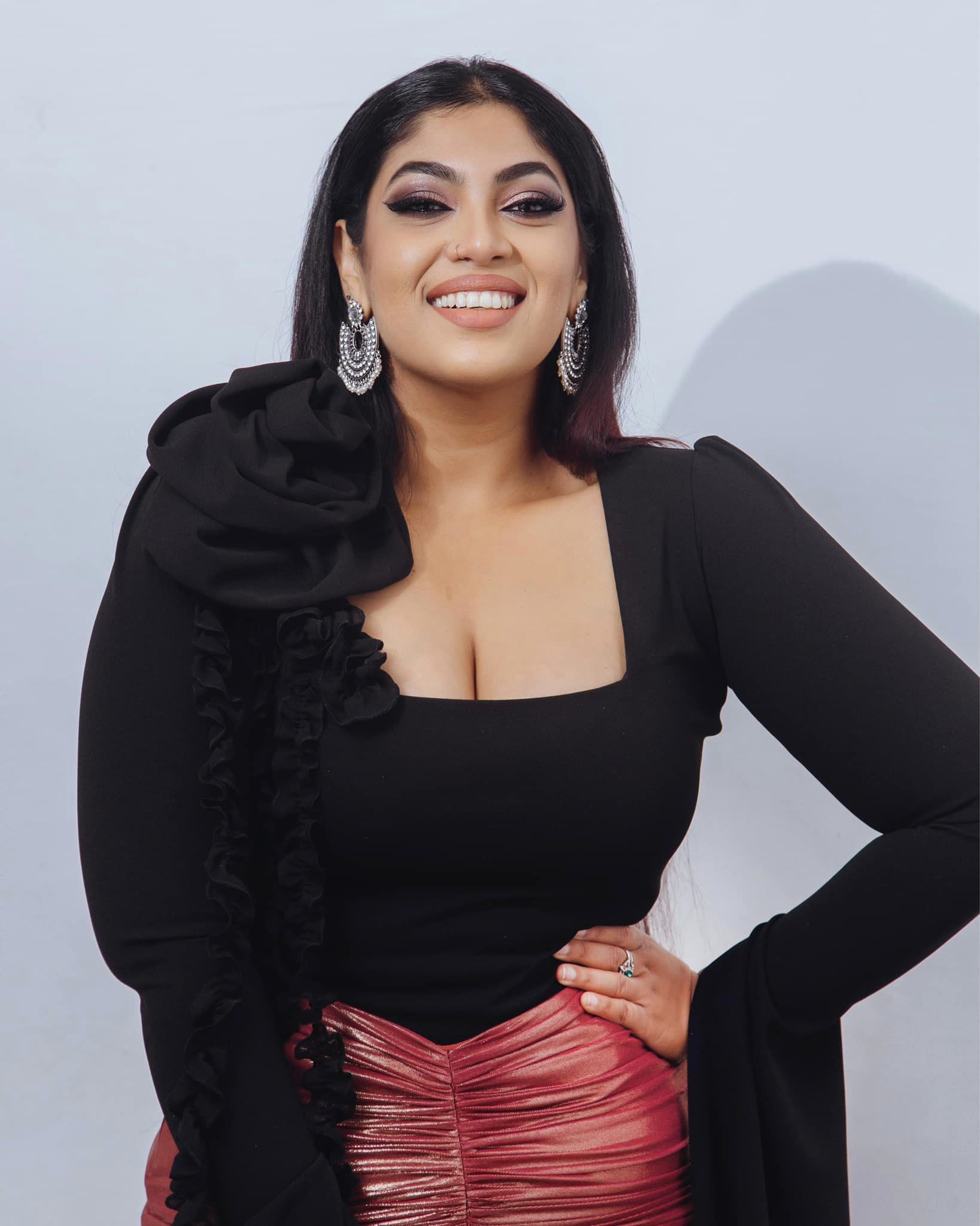 "Dream එකක් Reality එකක් කරගන්න එකම හීනයක් පස්සේ දුවන රයිනිගේ හීන සැබෑ වෙලාද..? - Raini Charuka ...