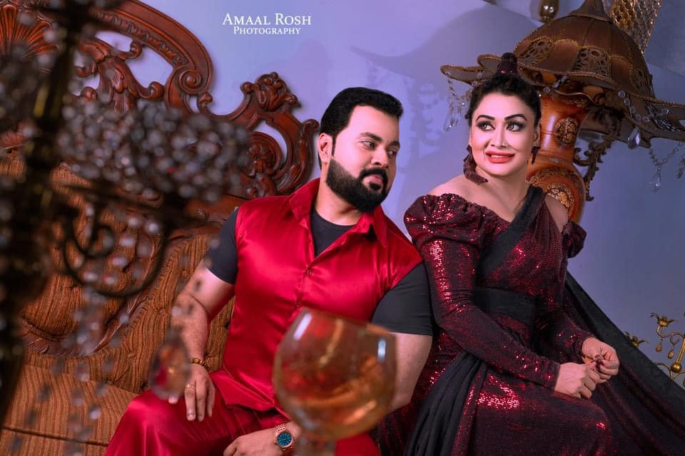 සිනා පිපෙනා අලුත් වසන්තයකට පියමැන්න ඒ දෙන්නාගේ ආදරය එන්න එන්නම ...