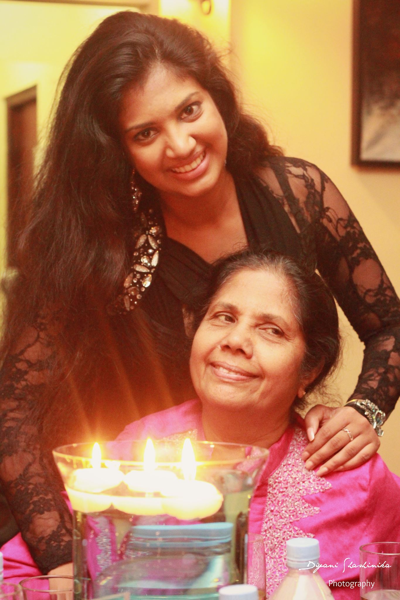 "මම දැන් පාළු හිස් අහසක්.. තරුවක් වෙලා හරි මාව එළිය කරන්න... " දුවෙක් ...