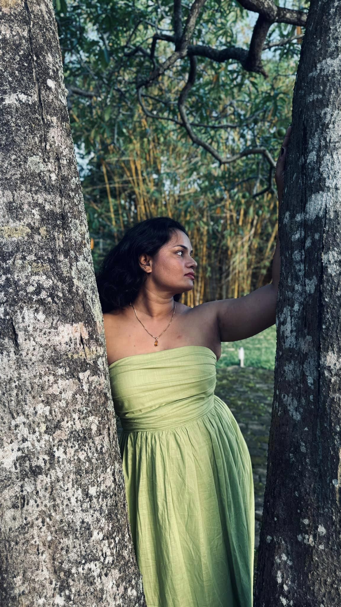 නිදහසේ ඉන්න නම් හිත නිවෙන තැනක් වෙන්නම ඕන.. - Sujani Menaka - Hiru ...