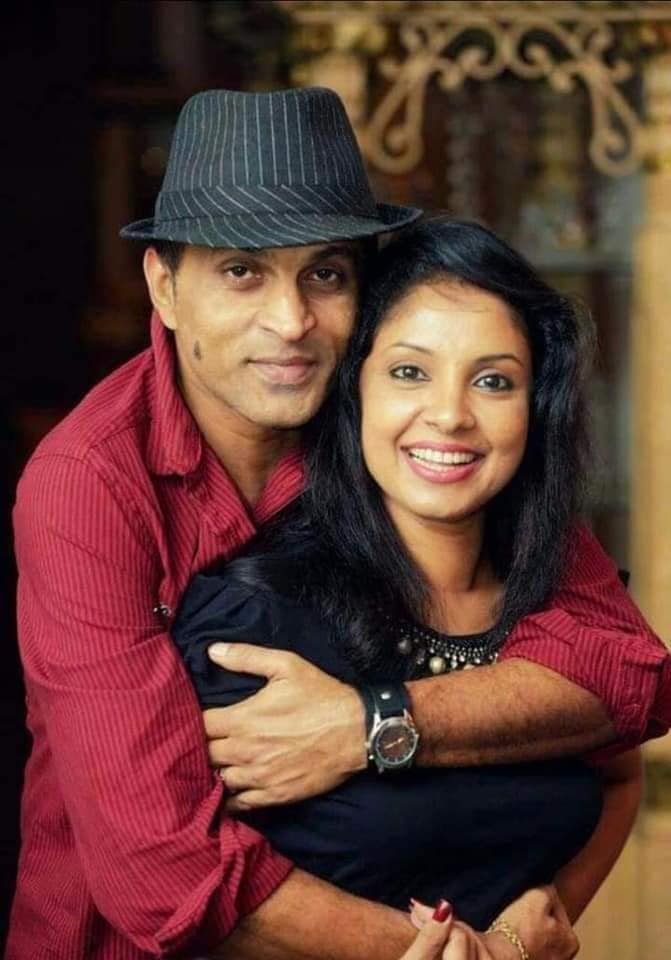 එදා සහ අද.. අතීතය මොන තරම් ලස්සනයිද..? ආදරණීය ඡායාරූප ගොන්නක් එක්ක දිල්මින් මතක අලුත් කරයි ...