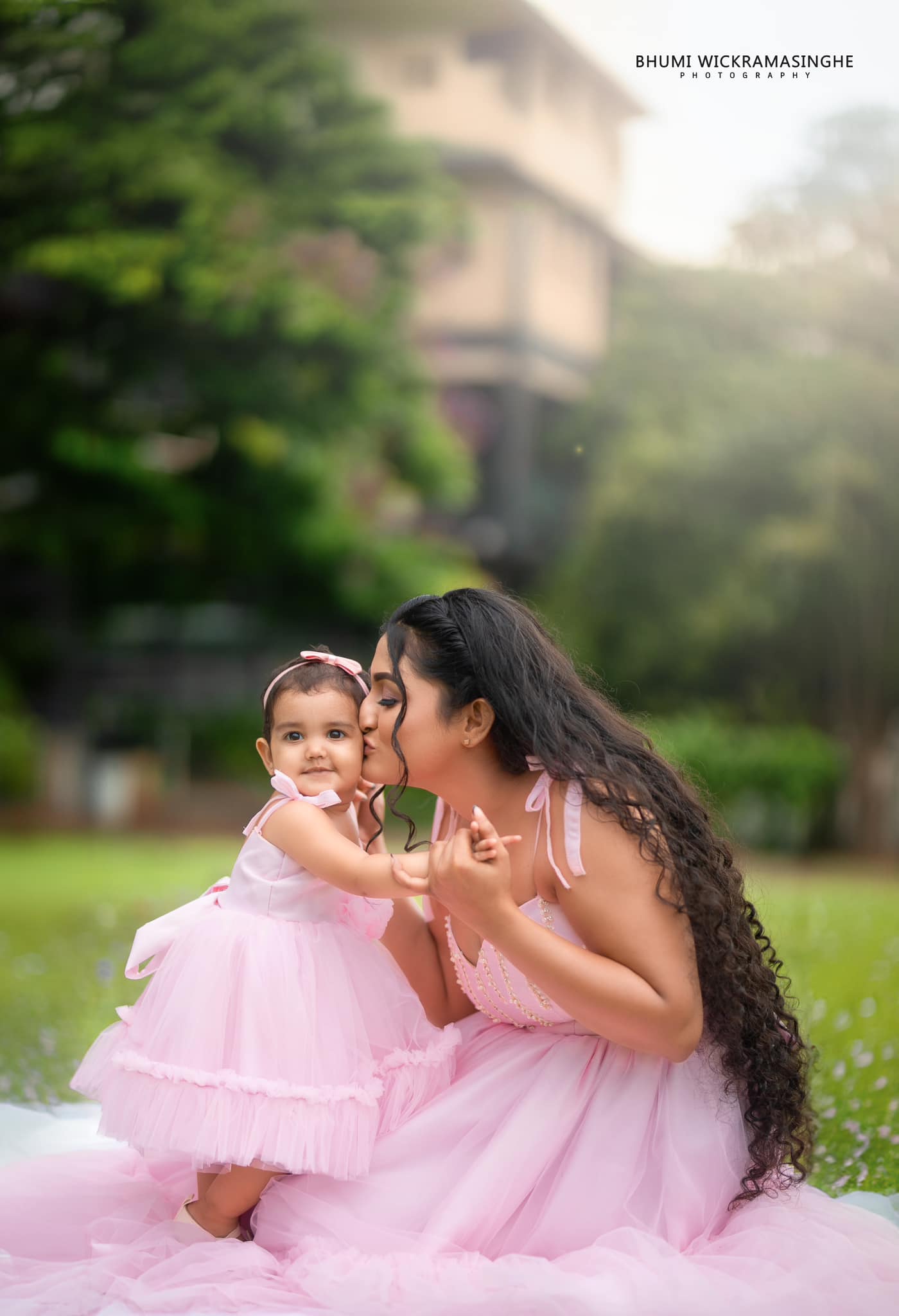 මෙන්න ඒ දෙන්නාගේ පුංචි සුරංගනාවි.. - Nithya Devindi - Hiru Gossip ...