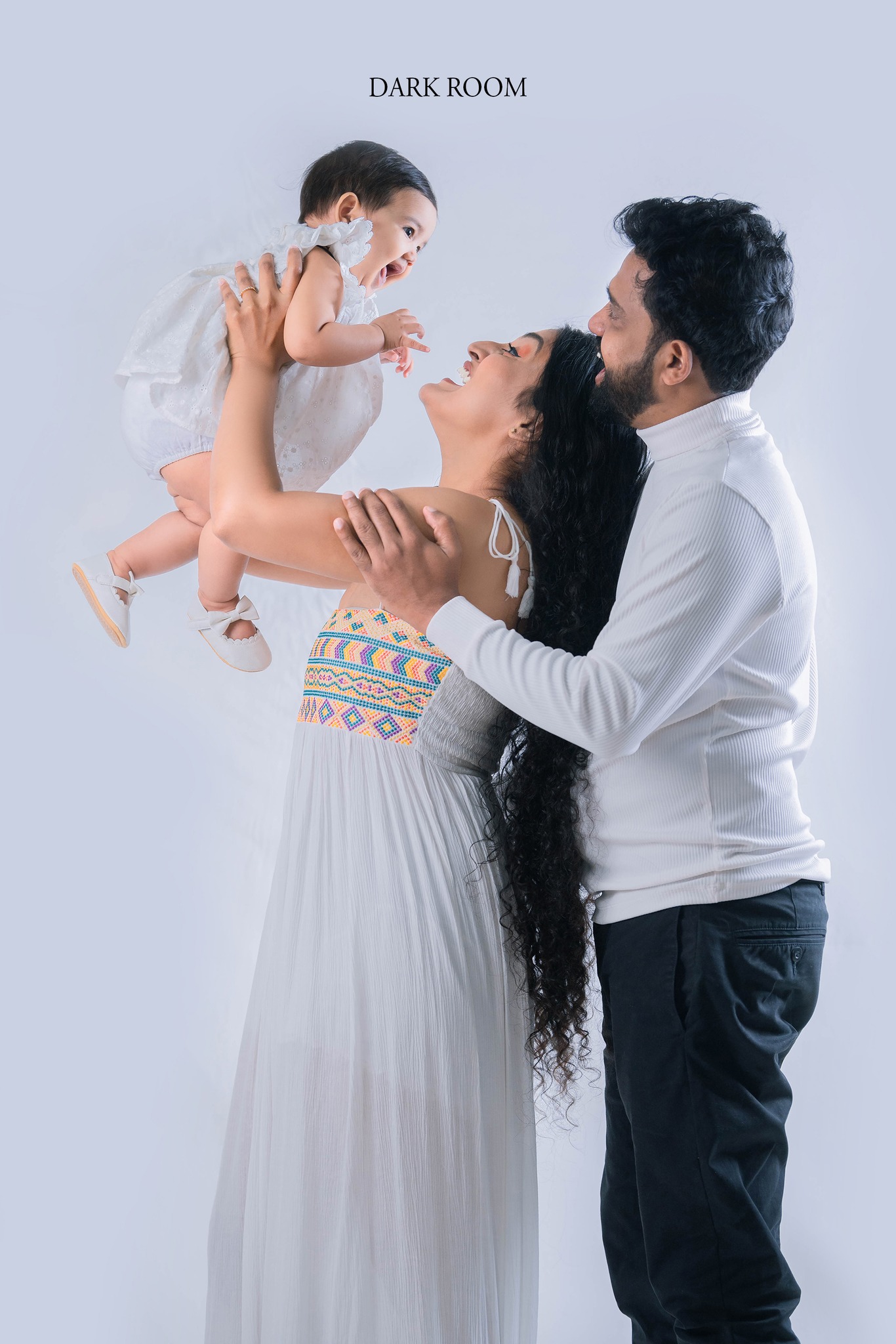 අම්මාගේ වාසනාව, තාත්තාගේ හුරතලී.. පවුලක් ලස්සන වෙන්න ඉන්න ඕන දුවෙක්ම තමයි.. - Nithya Devindi ...