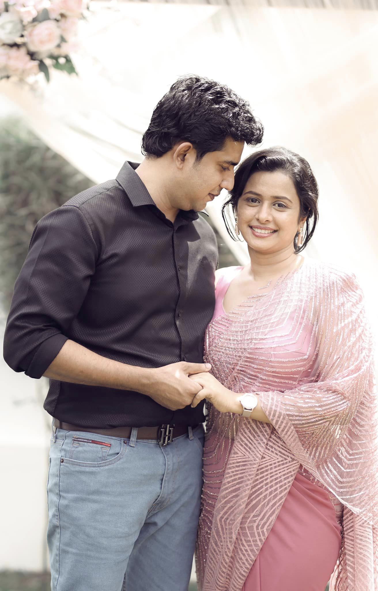 මේකත් ඔහුගේ එක හීනයක් වෙන්න ඇති.. කවුරුත් ආදරය කරන මුතුගල සර්ගේ පවුලට ...