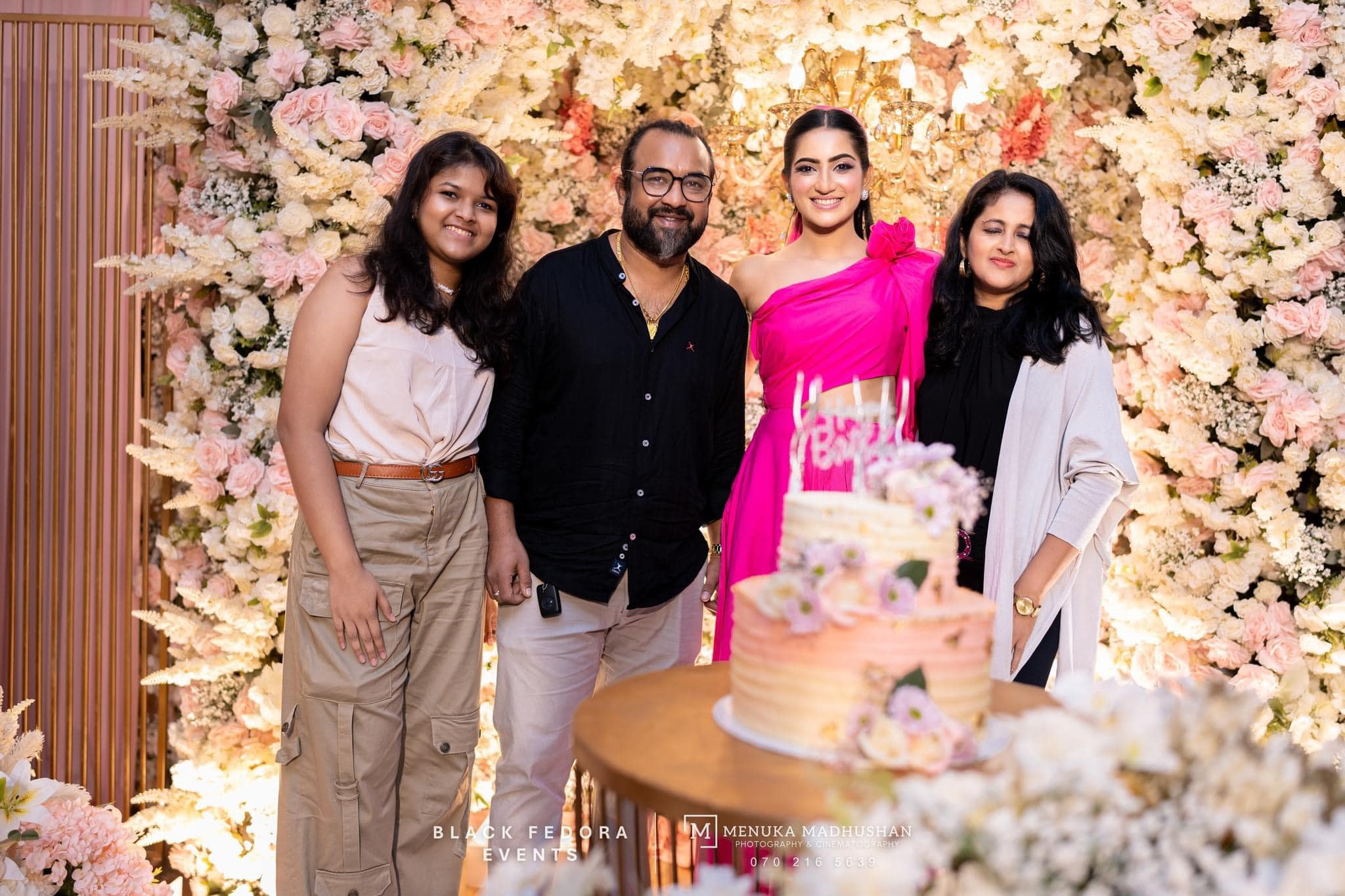 නිම්නාවිට සතුටු හිතෙන සැන්දෑවක්.. යාළුවෝ ඔක්කොම එකතු වෙලා එයාව පුදුම කළ ...