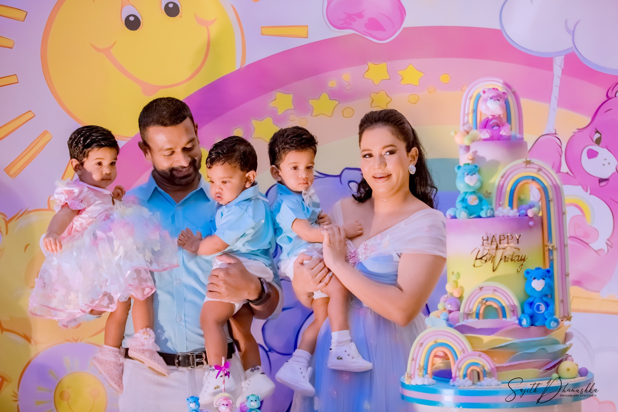 අවුරුද්දක් ගෙවී ගිය ඉක්මන.. චරිත්ගේ පවුල ලස්සන කරපු පුංචි මල්වලට මේ නම් ...