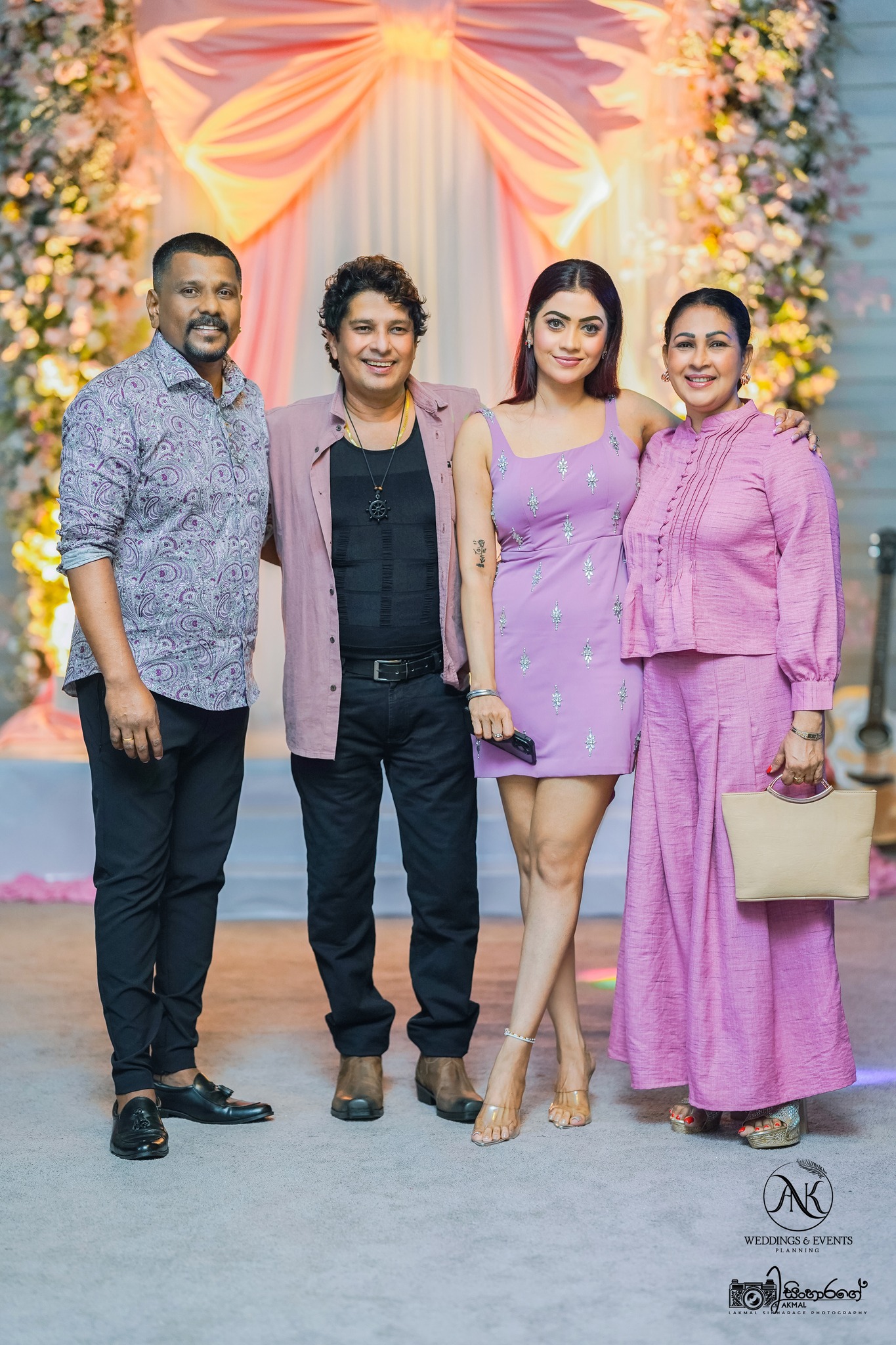 සොඳුරු සිතැත්තියගේ උපන්දින සාදය හිතවතුන්ගෙන් පිරී ඉතිරී ගිහින්.. ඒ ...