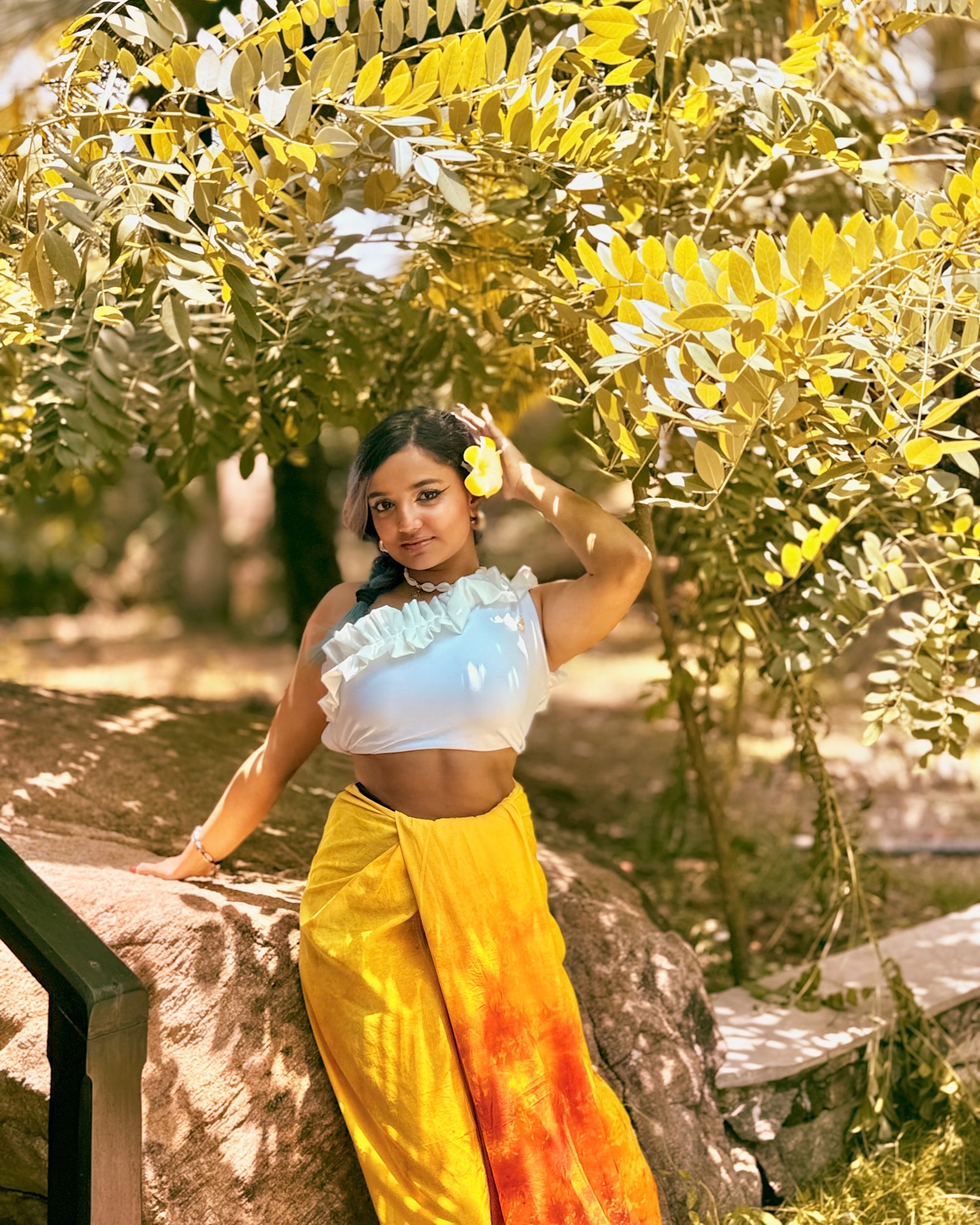 "ඔයා මට මනාපනම් මං හවසට කැන්දන් යන්නම්.." එයාගේ නම් තියෙන්නේ අමුතුම ...