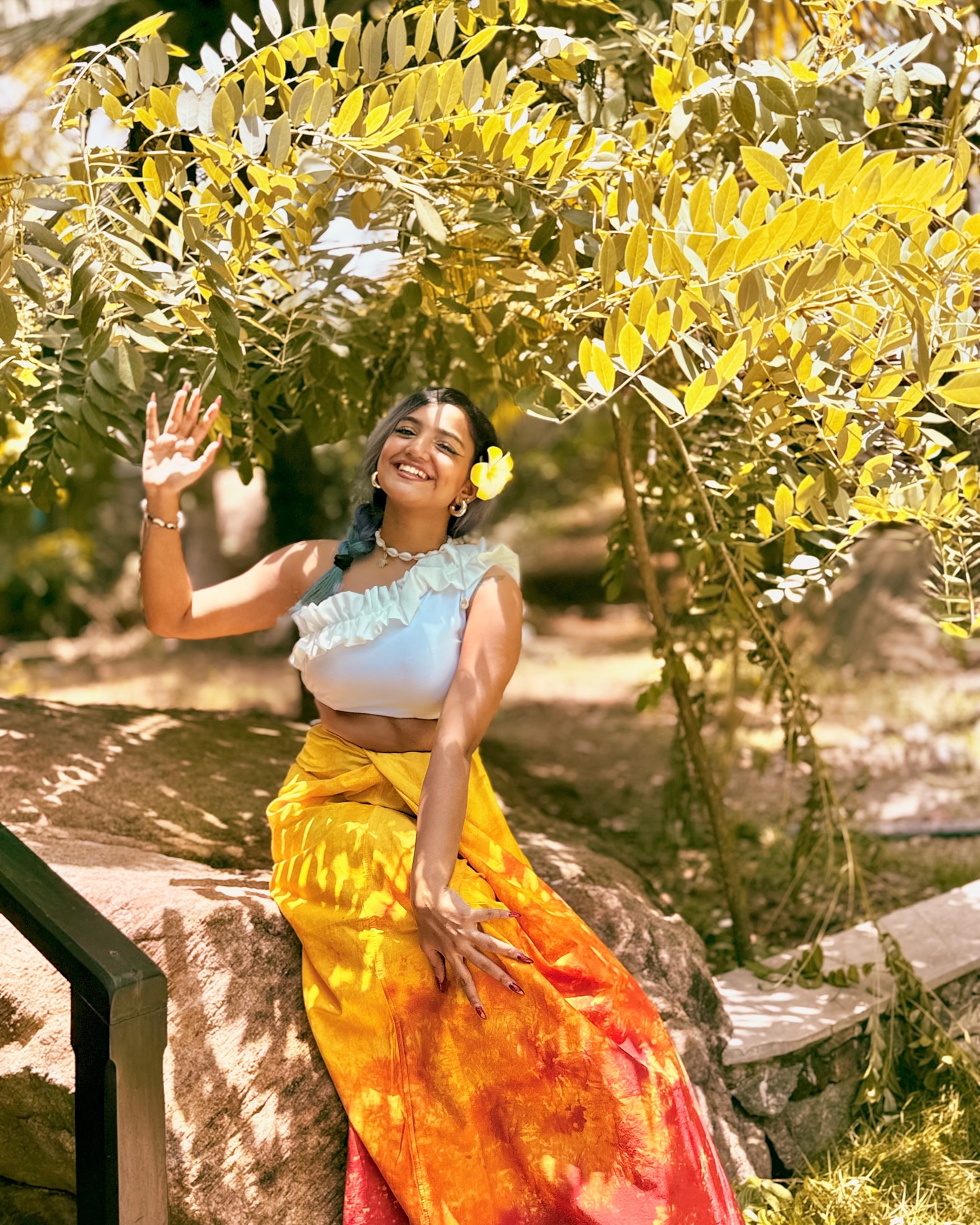 "ඔයා මට මනාපනම් මං හවසට කැන්දන් යන්නම්.." එයාගේ නම් තියෙන්නේ අමුතුම ...