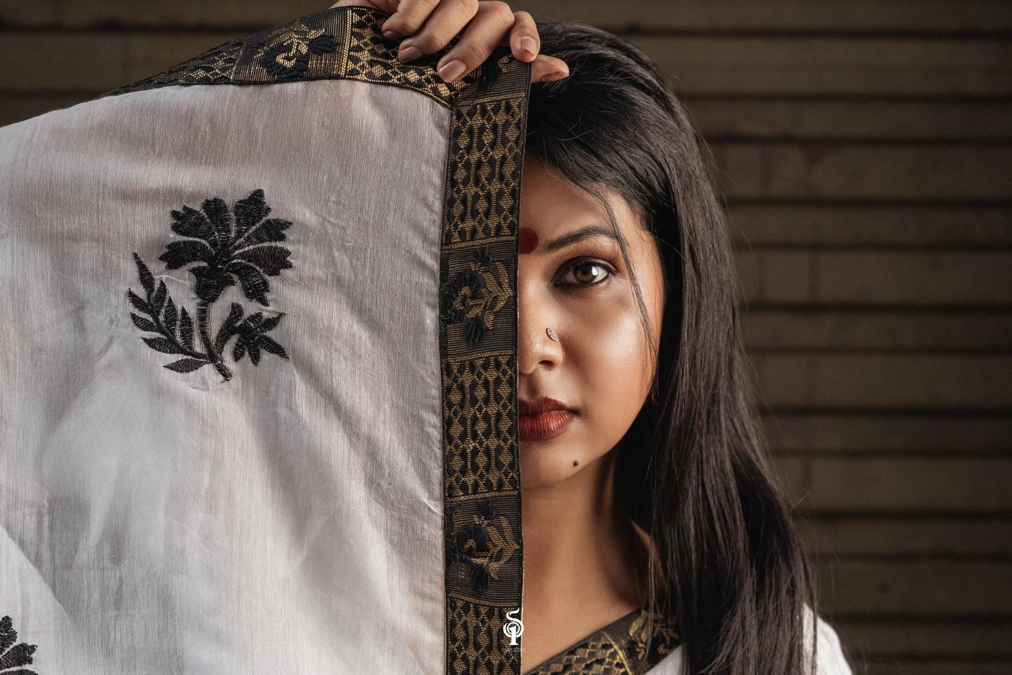 "මගේ රංගන ගමන අහම්බයක් නෙවෙයි..." ශෂීට ආදරය කරන හැමෝම ඇය ගැන දැනගන්න ...