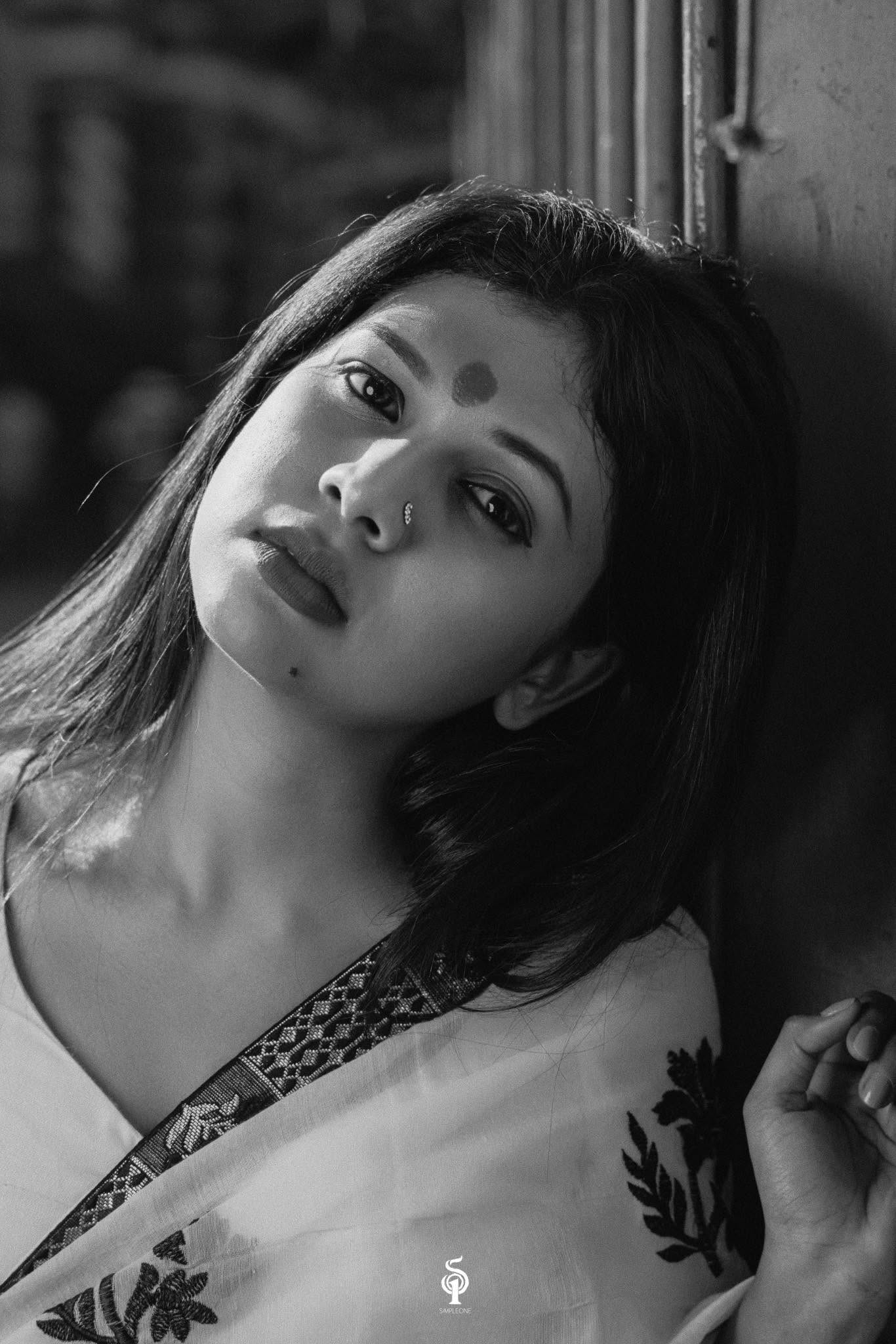 "මගේ රංගන ගමන අහම්බයක් නෙවෙයි..." ශෂීට ආදරය කරන හැමෝම ඇය ගැන දැනගන්න ...