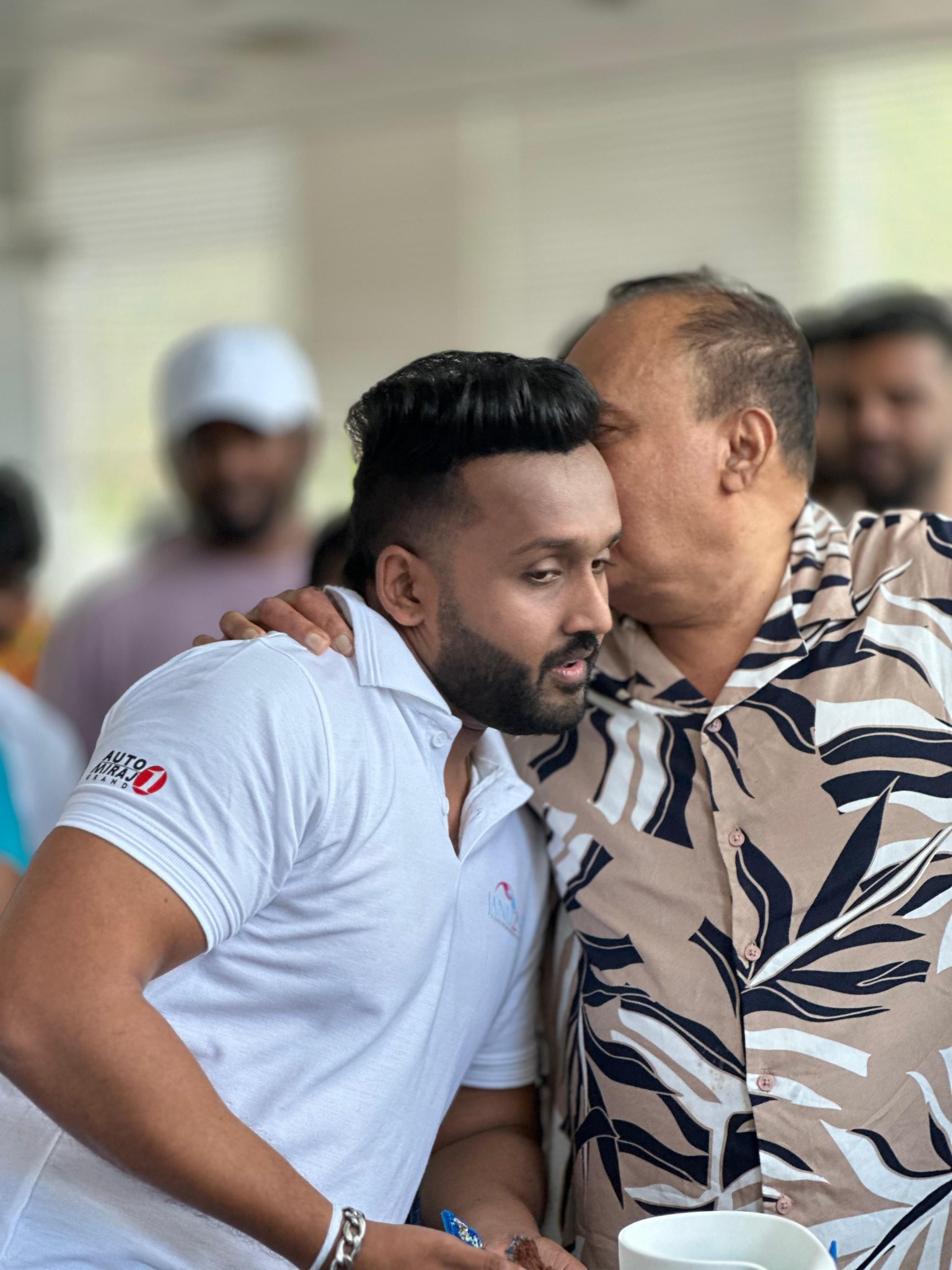"මගේ ලෝකයේ රජුන්ට සුබ උපන්දිනයක්" - තාත්තා වෙනුවෙන් ජනිත් එක්කළ ආදරණිය ...