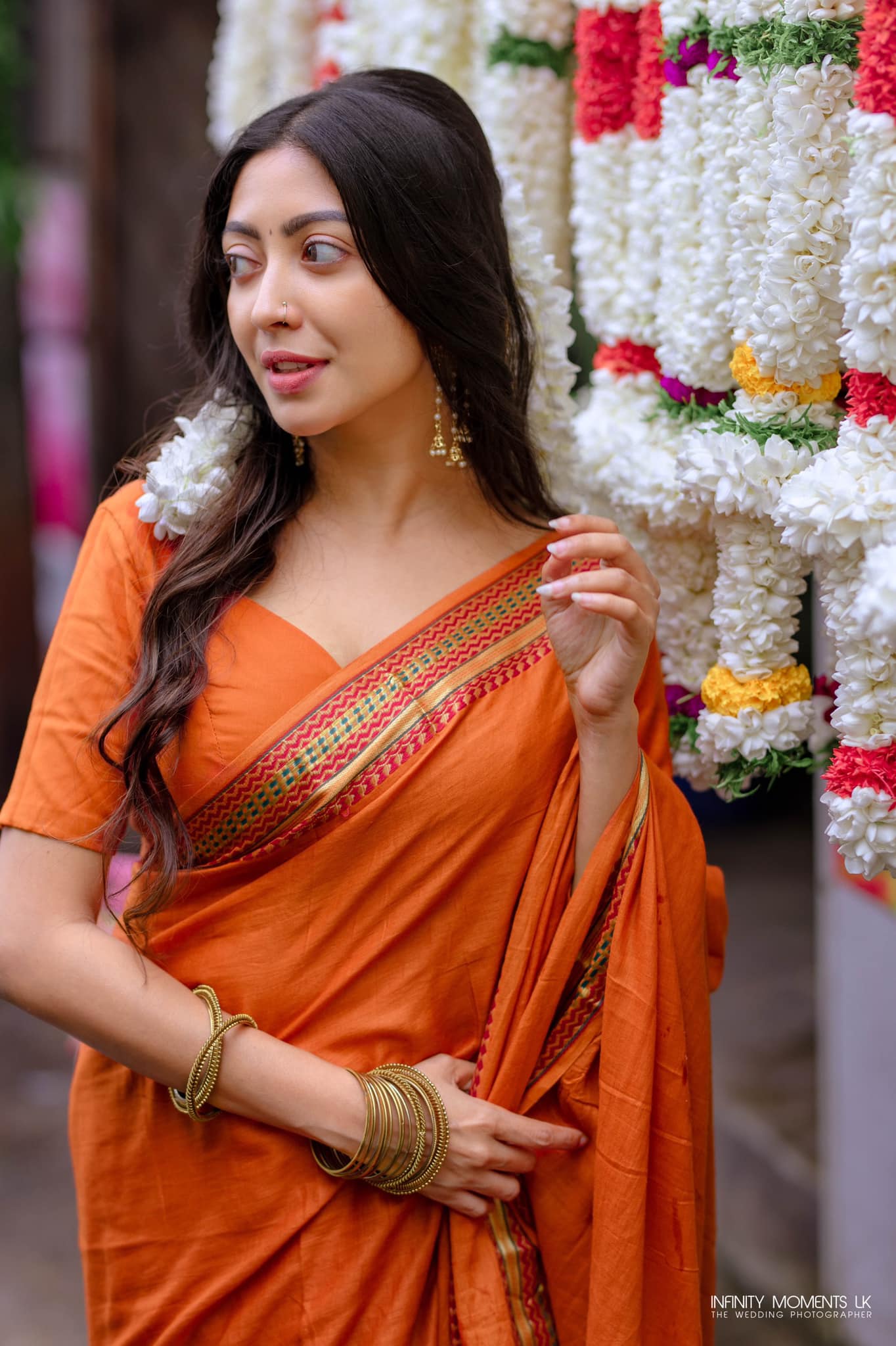 බලන්නකෝ එයාගේ ලස්සන, හරියට ඉන්දියානු නිළියක් වගේ - Photos - Ishanka ...