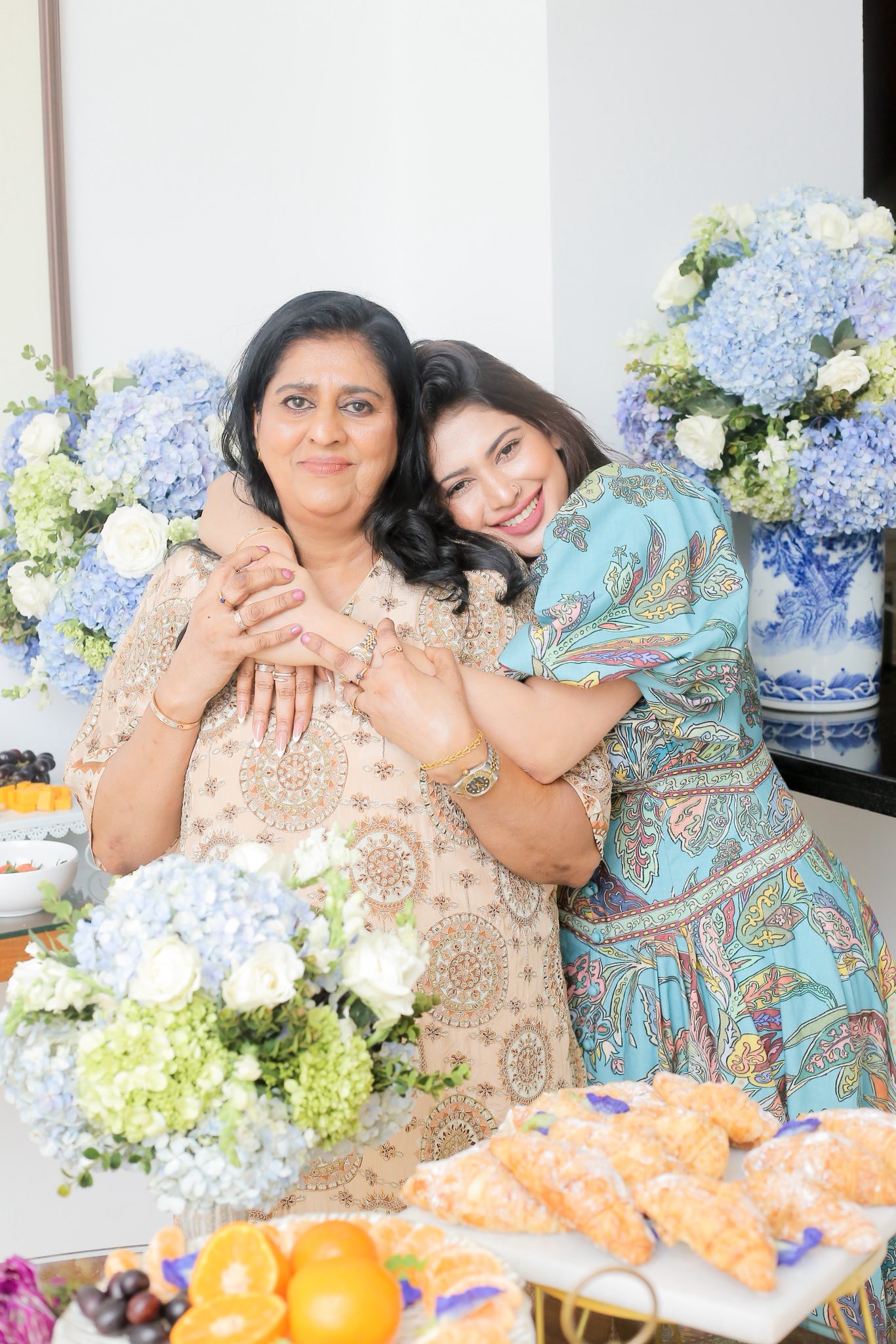 පුළුවන් තරම් තනියම ජිවත්වෙන්න, අම්මයි දරුවයි එක්ක.." තවත් දවසක් සතුටින් සැමරූ පියුමි ඒ ගැන කියූ ...