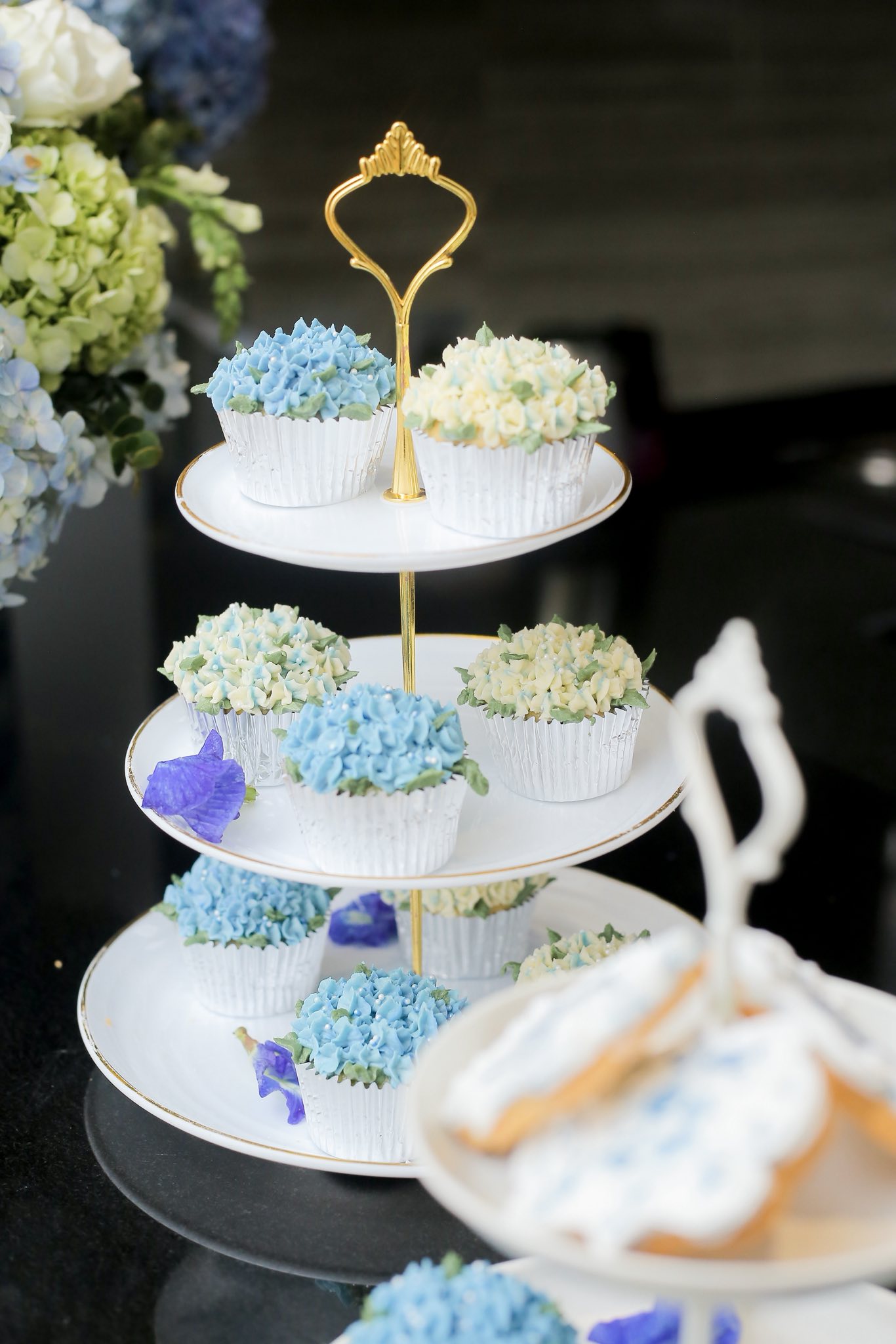 පුළුවන් තරම් තනියම ජිවත්වෙන්න, අම්මයි දරුවයි එක්ක.." තවත් දවසක් සතුටින් සැමරූ පියුමි ඒ ගැන කියූ ...