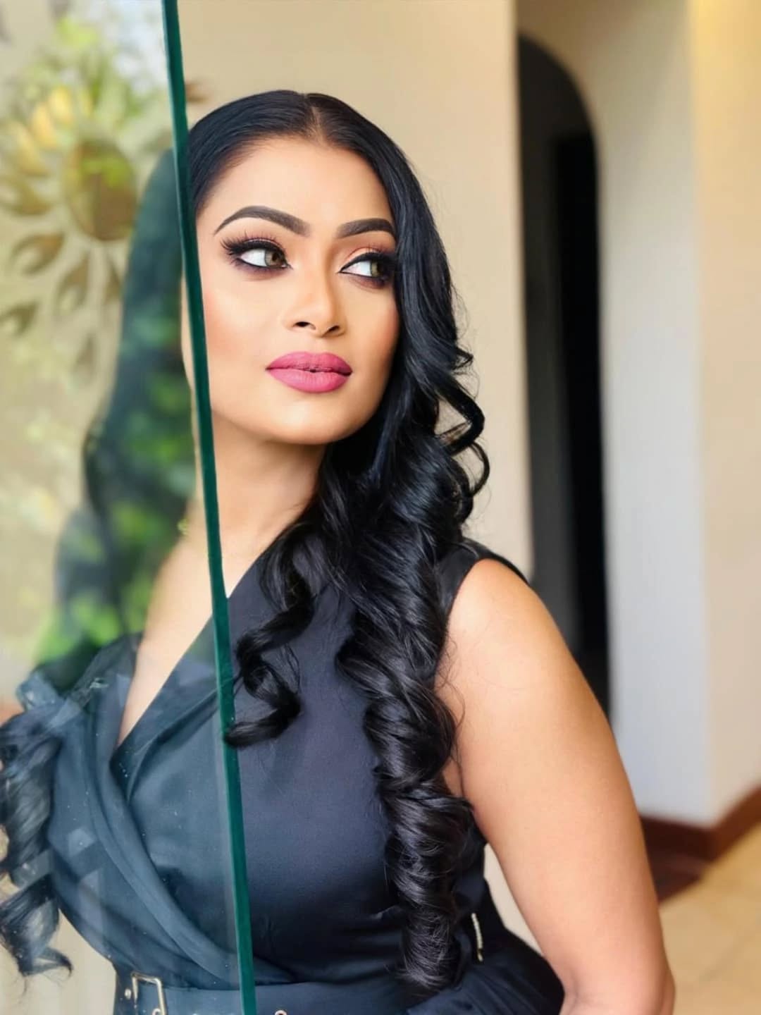 ඇයට සිදුවුණා යැයි කියන මේ අනතුර මොකක්ද..? ජනප්‍රිය තාරකාවක් වුණු හිමාලි ...