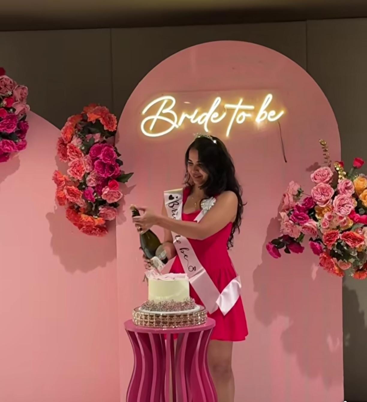 නදීමාල්ගේ අත ගන්න සැරසෙන සුන්දර ලශිනිට මේ තවත් විශේෂ දවසක්.. - Lashini ...