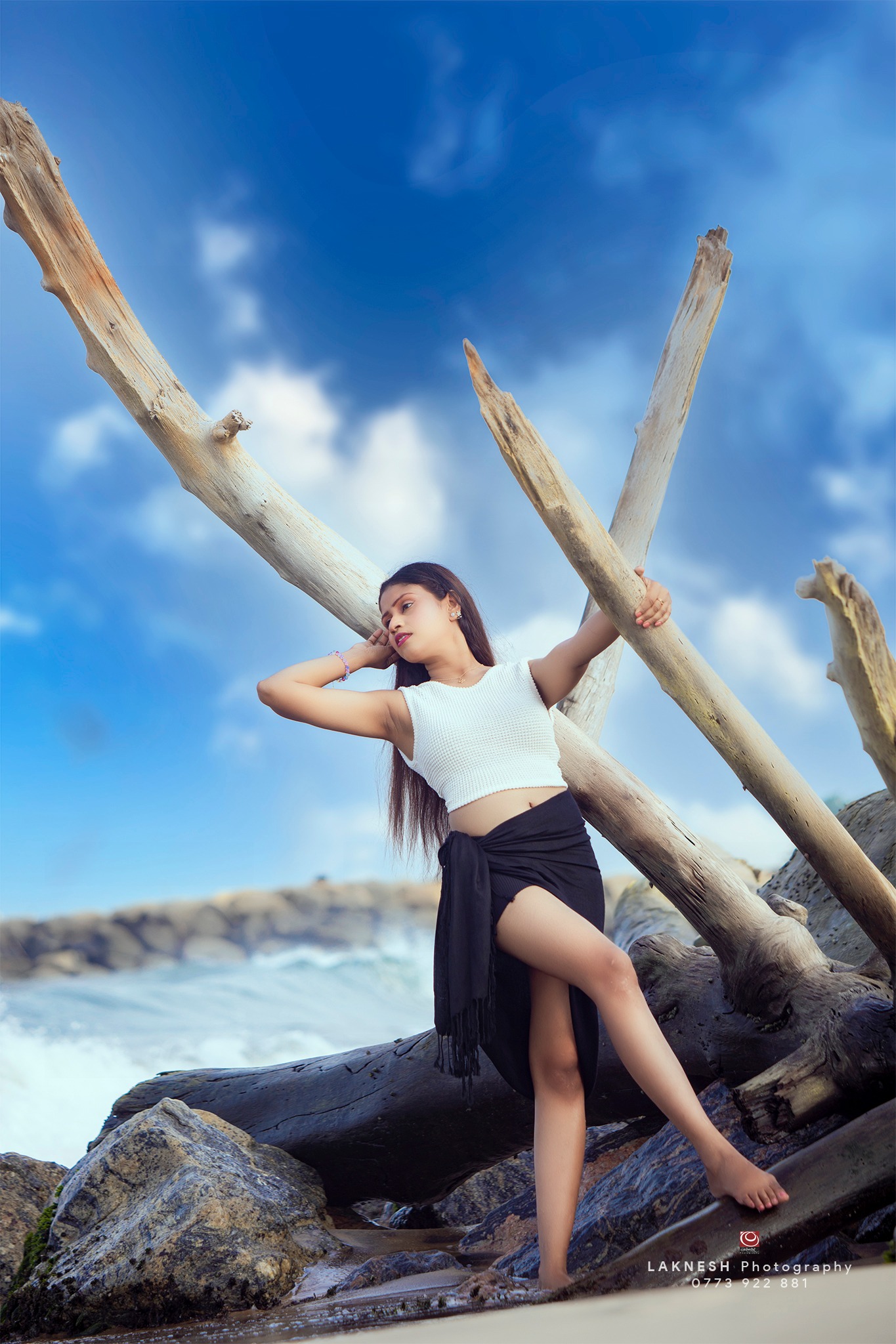 බලන්නකෝ ඒ Photo Shoot එකේ ලස්සන මුහුදු වෙරළේ කරපු අමුතුම ෂුට් එක ...