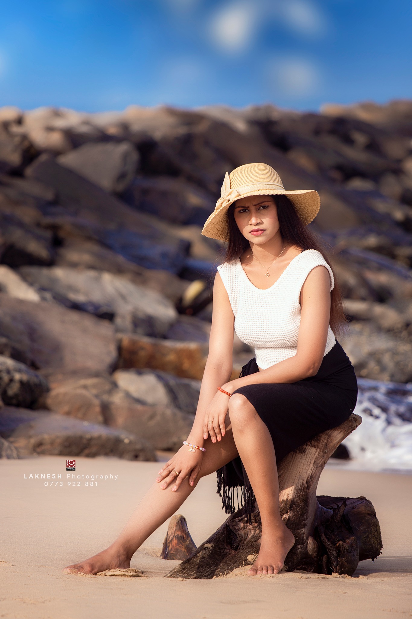 බලන්නකෝ ඒ Photo Shoot එකේ ලස්සන මුහුදු වෙරළේ කරපු අමුතුම ෂුට් එක ...