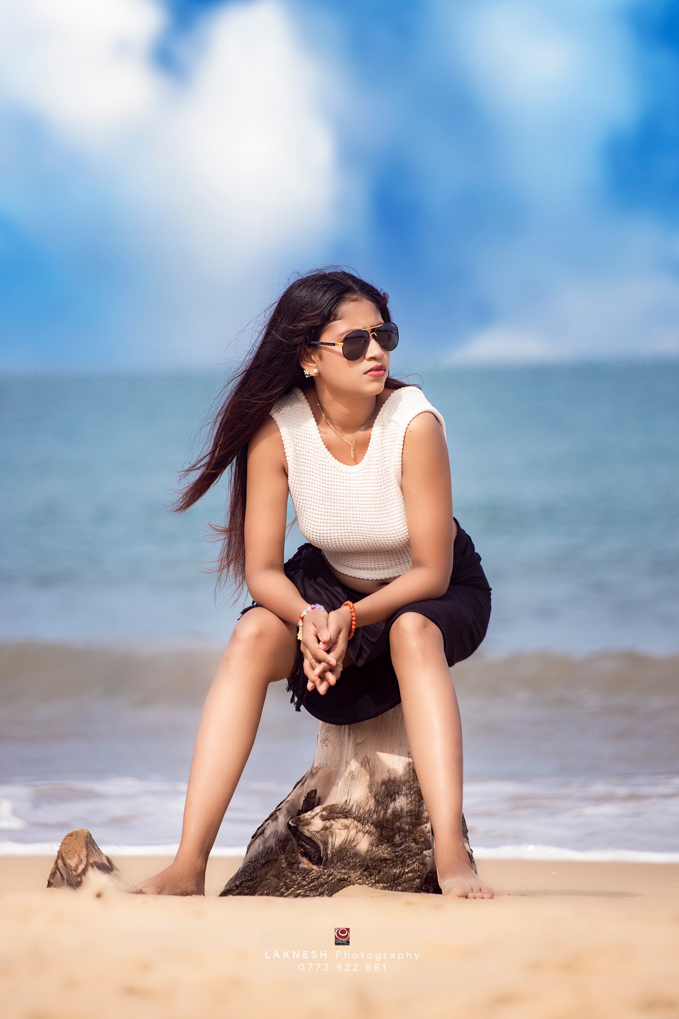බලන්නකෝ ඒ Photo Shoot එකේ ලස්සන මුහුදු වෙරළේ කරපු අමුතුම ෂුට් එක ...