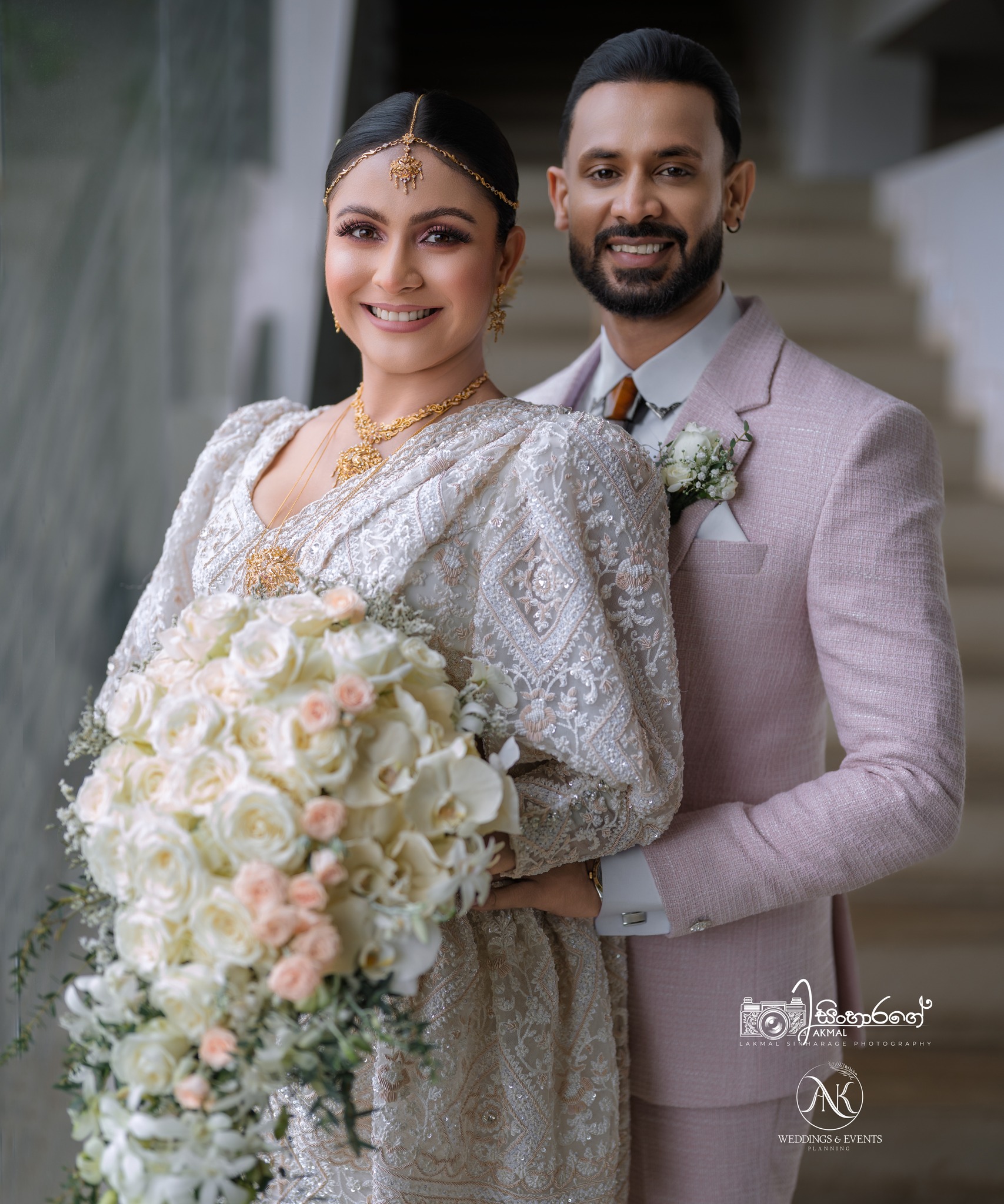 " ඔබ ගීයක් වී ආවේ වස්සාන කාලේ " ලස්සනම ලස්සන තරු යුවළට සුබ මංගලම් ...