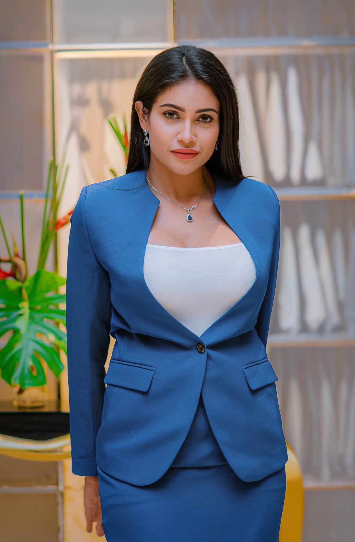" ඒ සරාගී බැල්මට වශී වෙනවා සත්තයි " චූලක්ෂි ඔයා නම් පිස්සුවක් හොඳේ ...